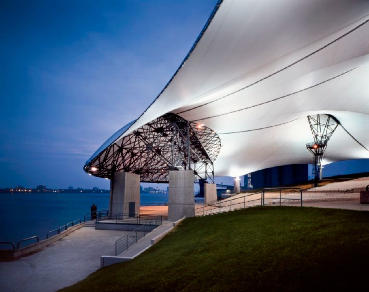 The Aretha Franklin Amphitheatre - Performance Space in Detroit, MI ...
