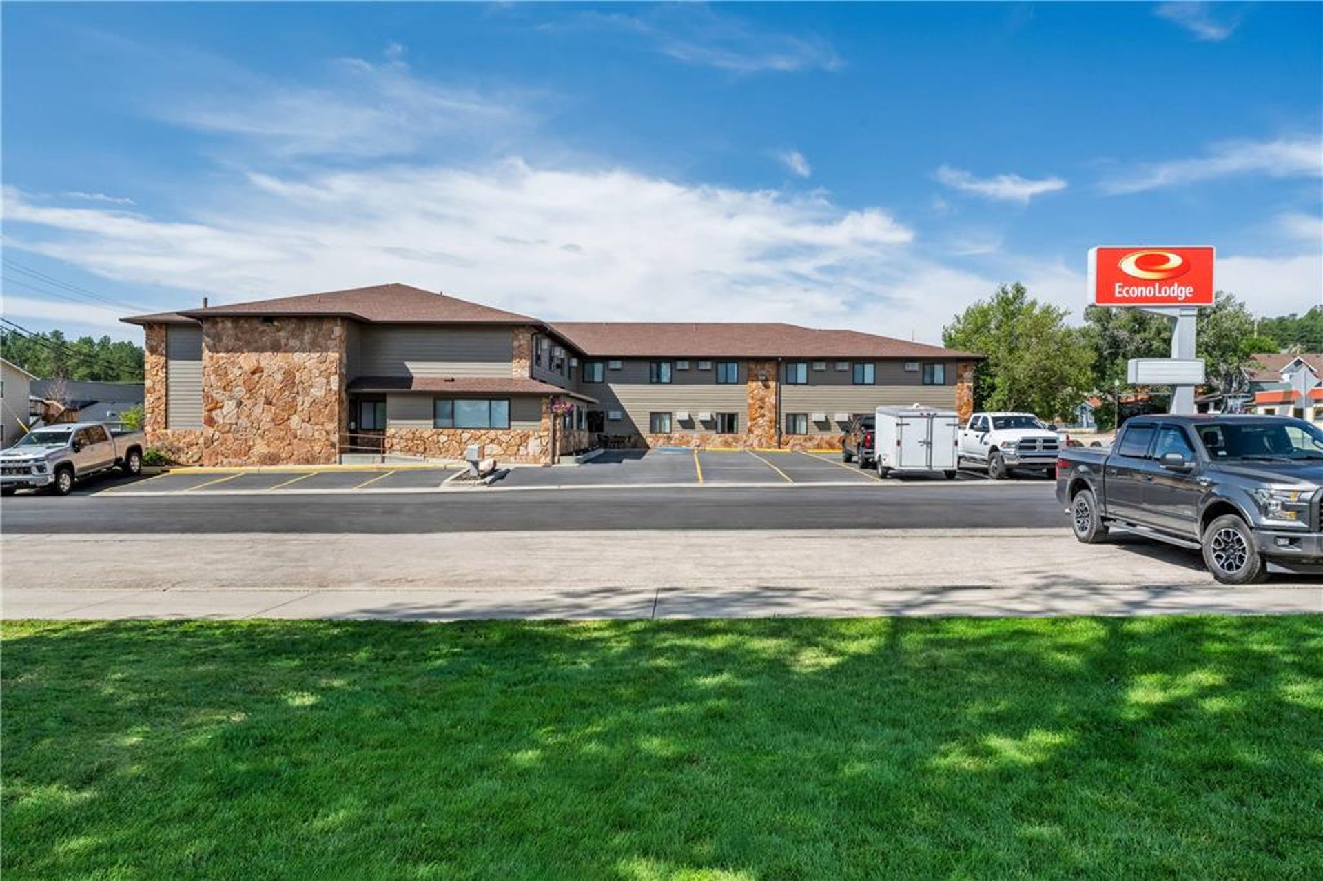 ECONO LODGE CUSTER - Hotel in Custer, SD | The Vendry