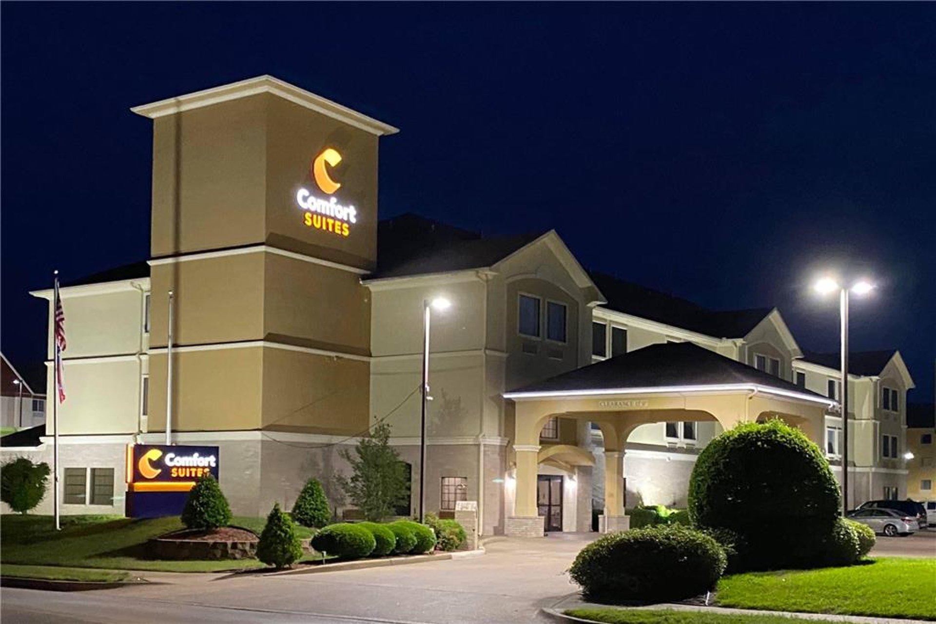 COMFORT INN & SUITES - Hotel in Tyler, TX | The Vendry