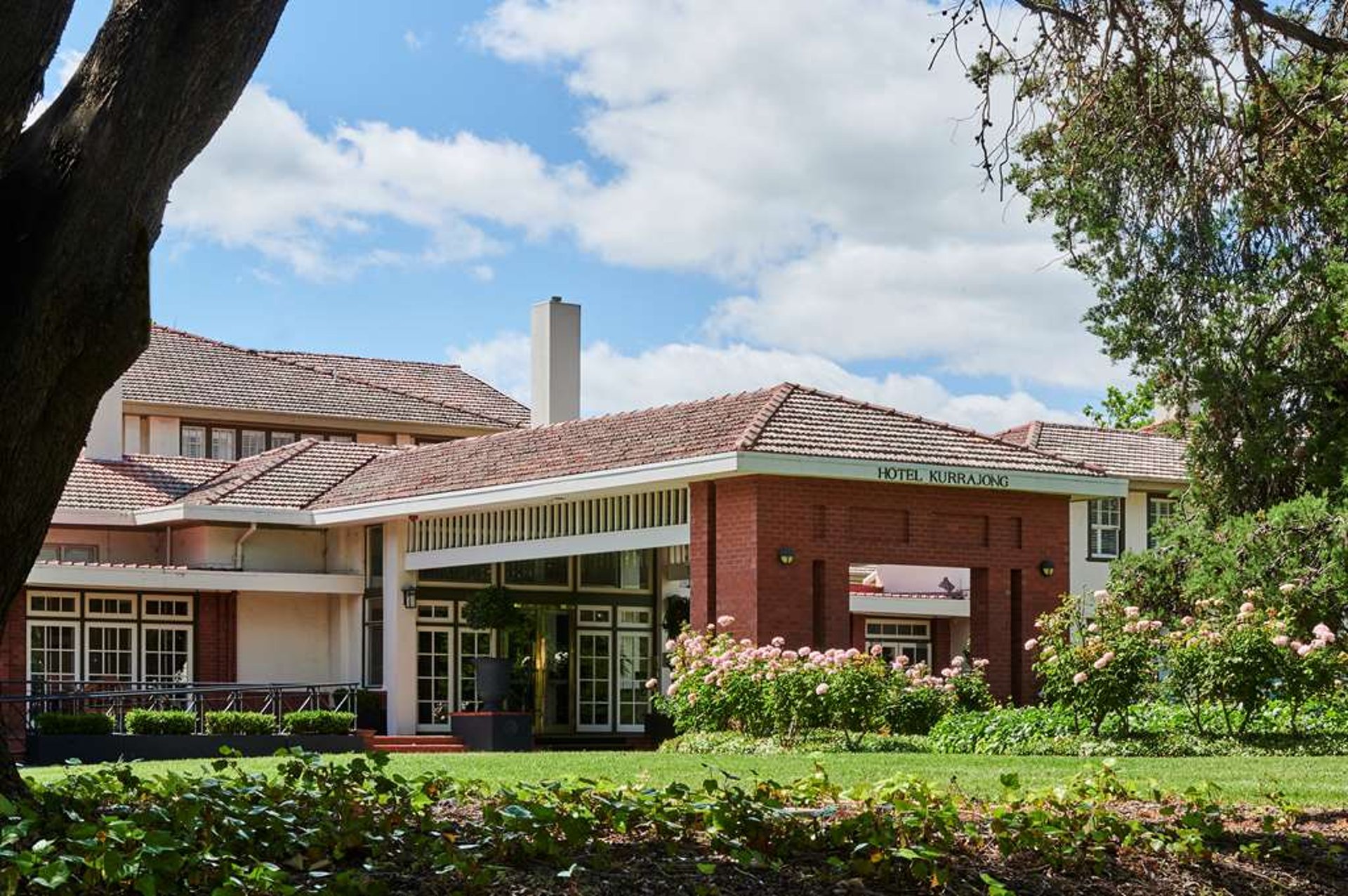Hotel Kurrajong Canberra - Hotel in Barton, Australia | The Vendry