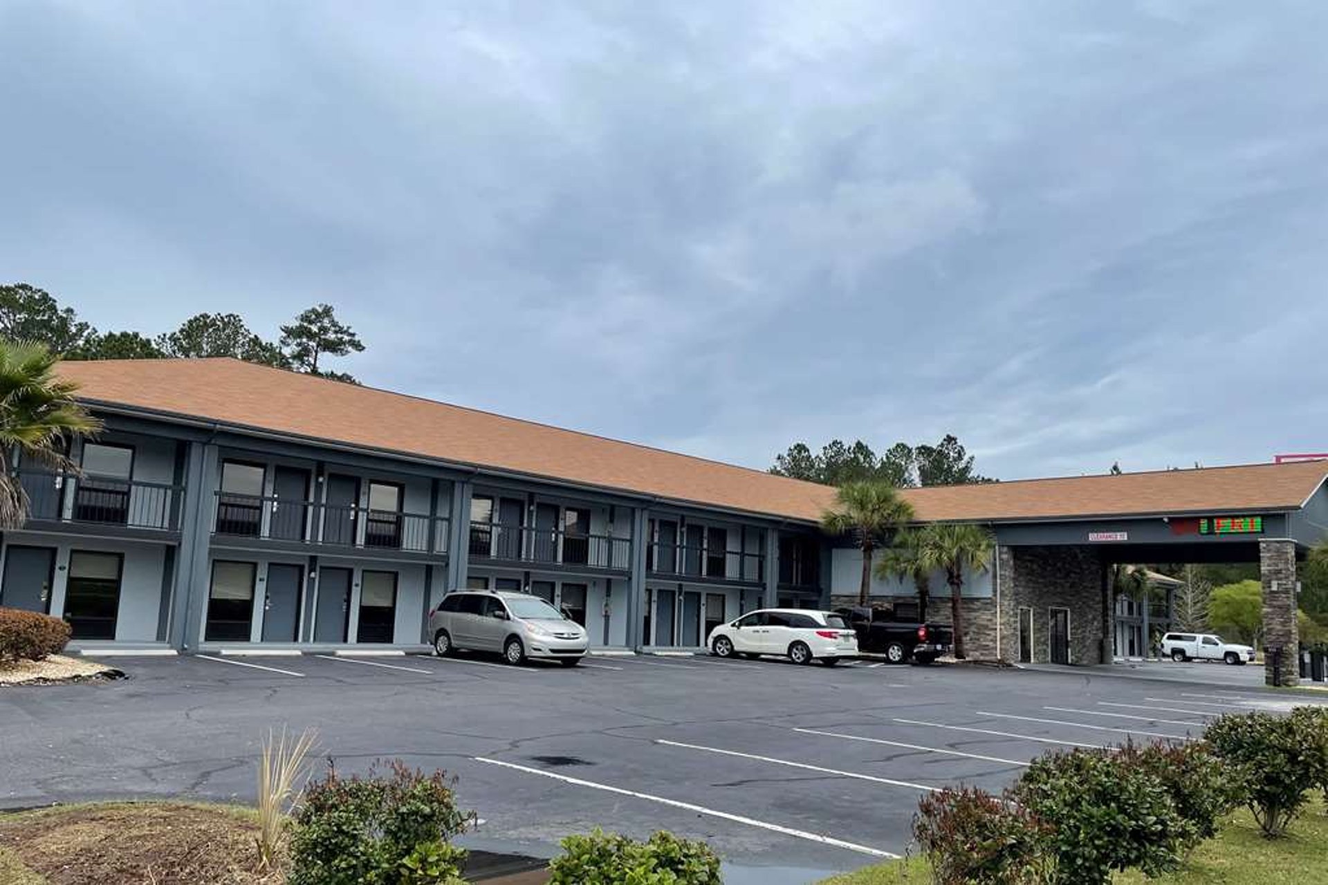 BAYMONT RIDGELAND I-95 - Hotel in Ridgeland, SC | The Vendry