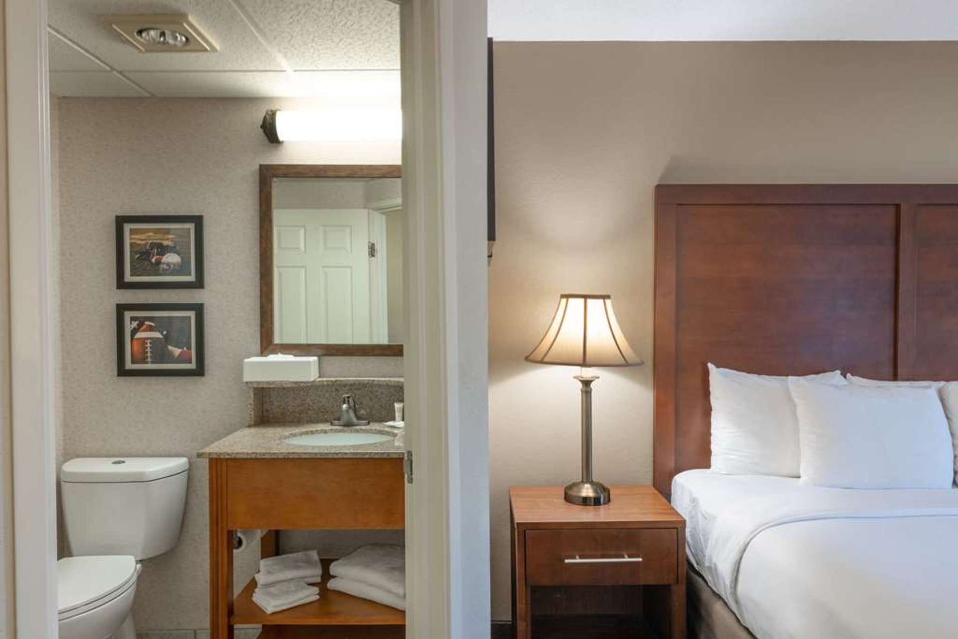 MAINSTAY SUITES FOXBORO MANSFIELD - Hotel in Foxborough, MA | The Vendry