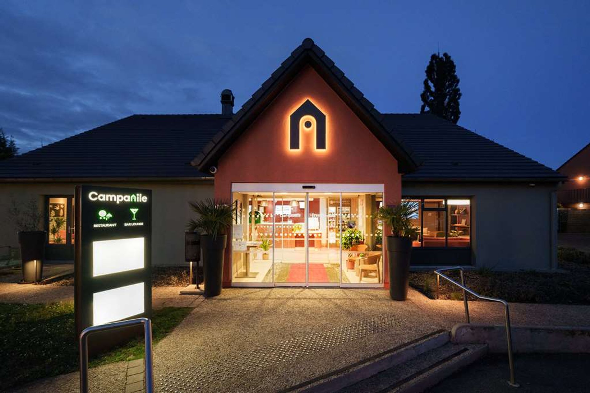 CAMPANILE NATURE - LES ULIS - Hotel in Les Ulis, France | The Vendry