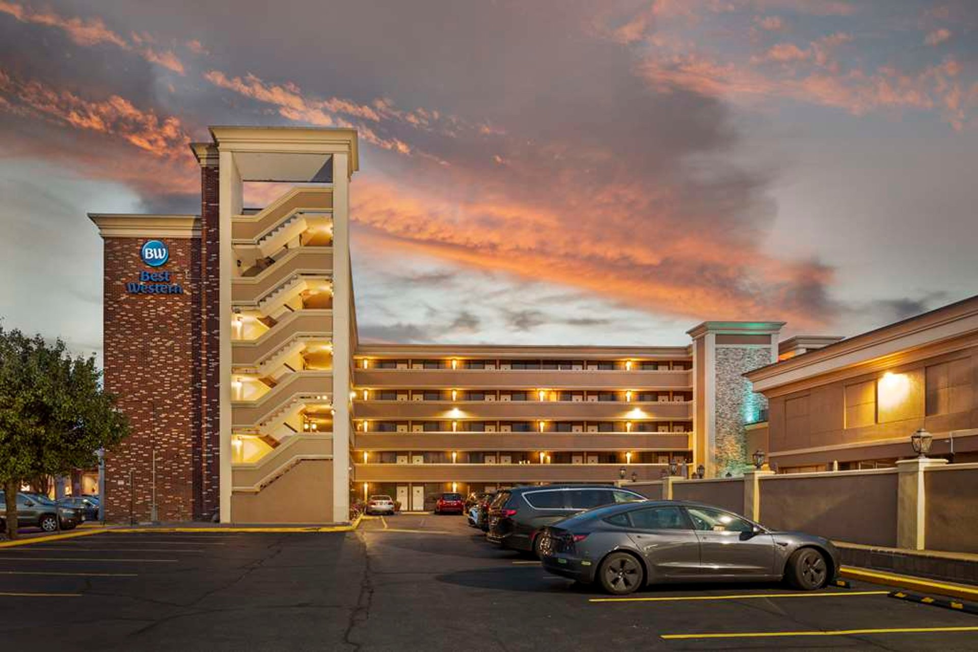 Best Western Mill River Manor - Hotel in Rockville Centre, NY | The Vendry