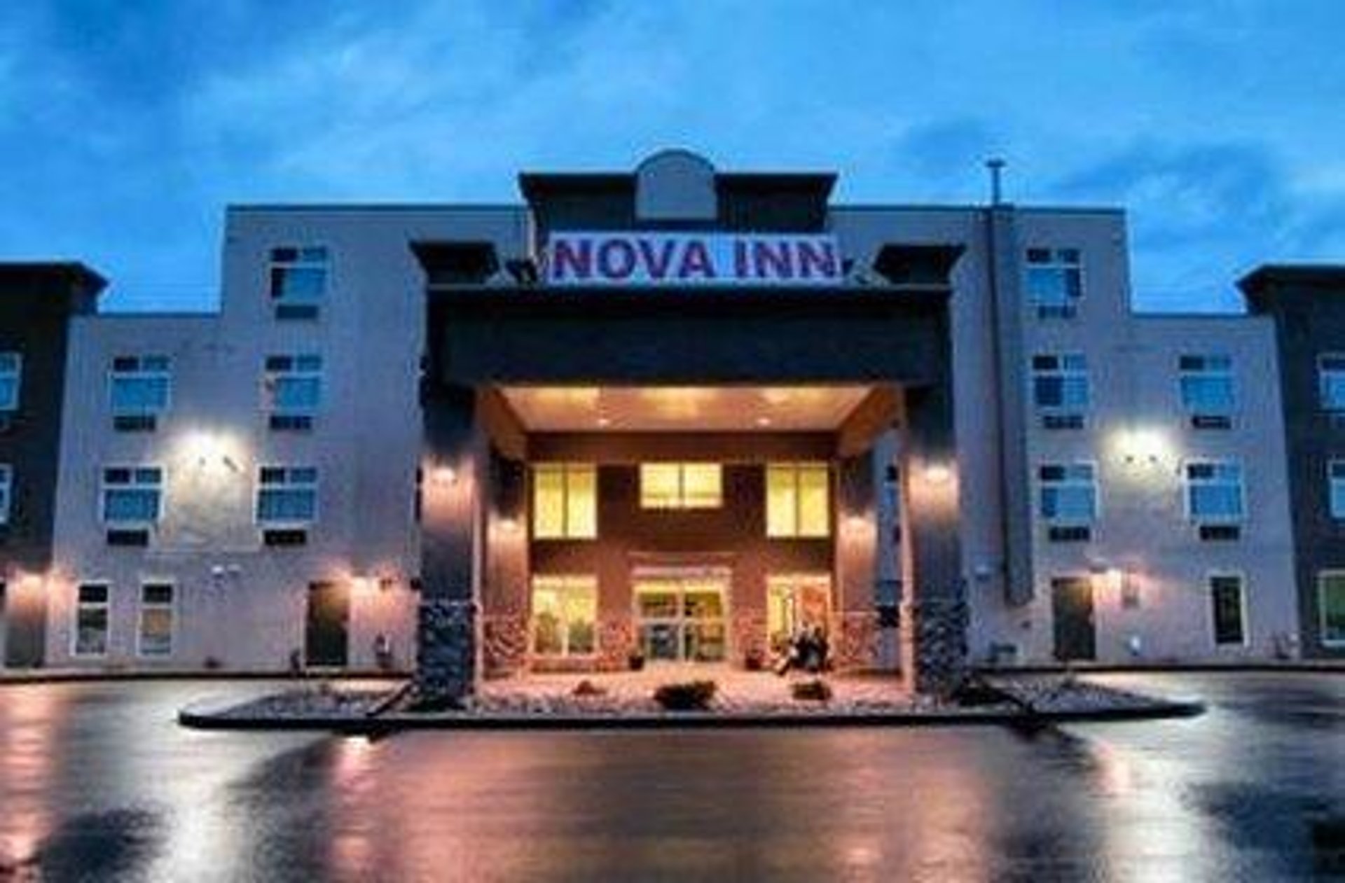 NOVA INN HINTON - Hotel in Hinton, Canada | The Vendry