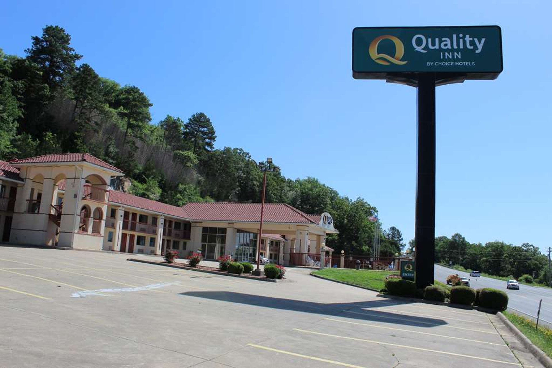 QUALITY INN CONWAY - Hotel in Conway, AR | The Vendry