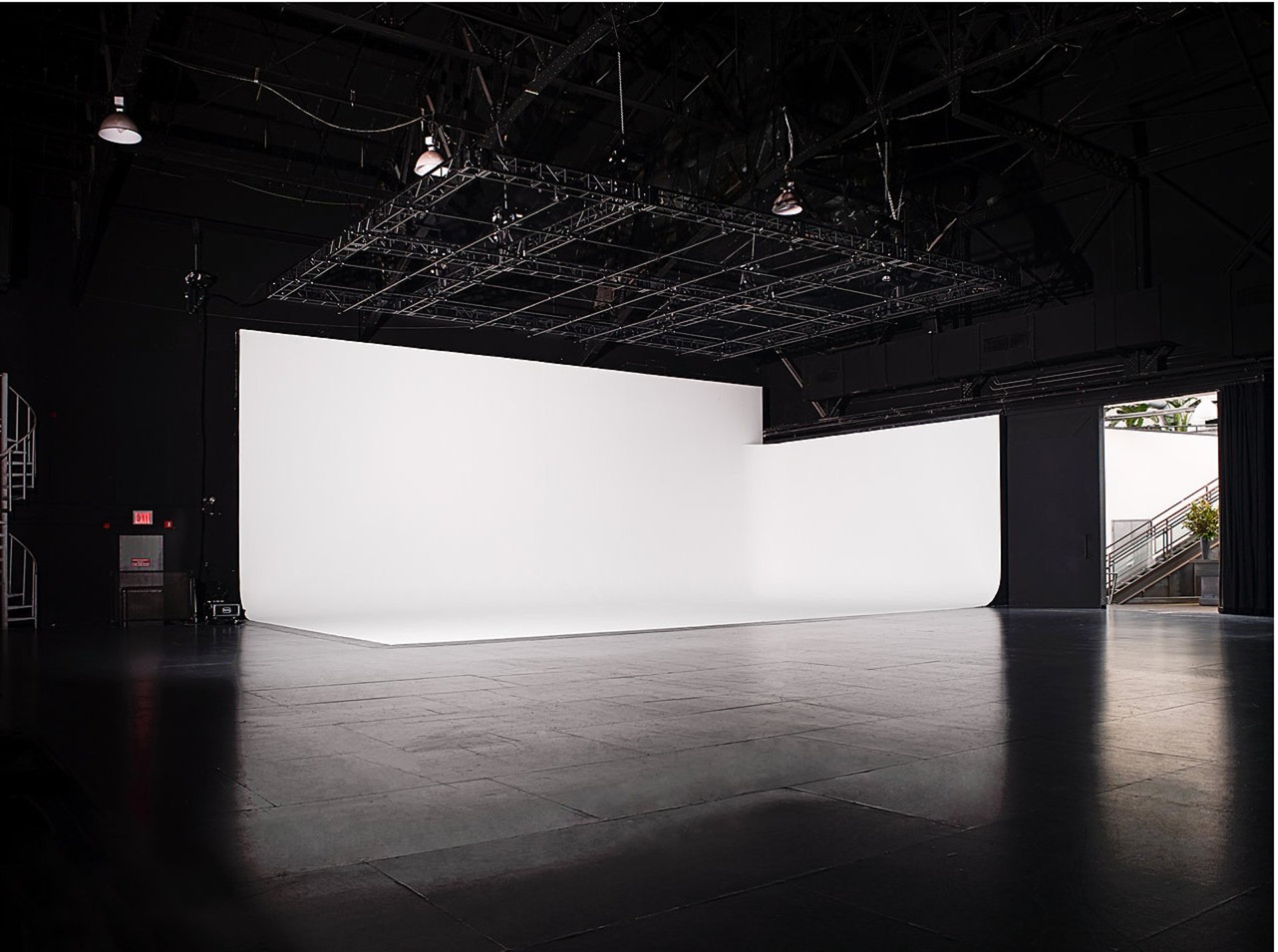 Stage C at Pier 59 Studios - Photo Studio in in New York, NY | The Vendry