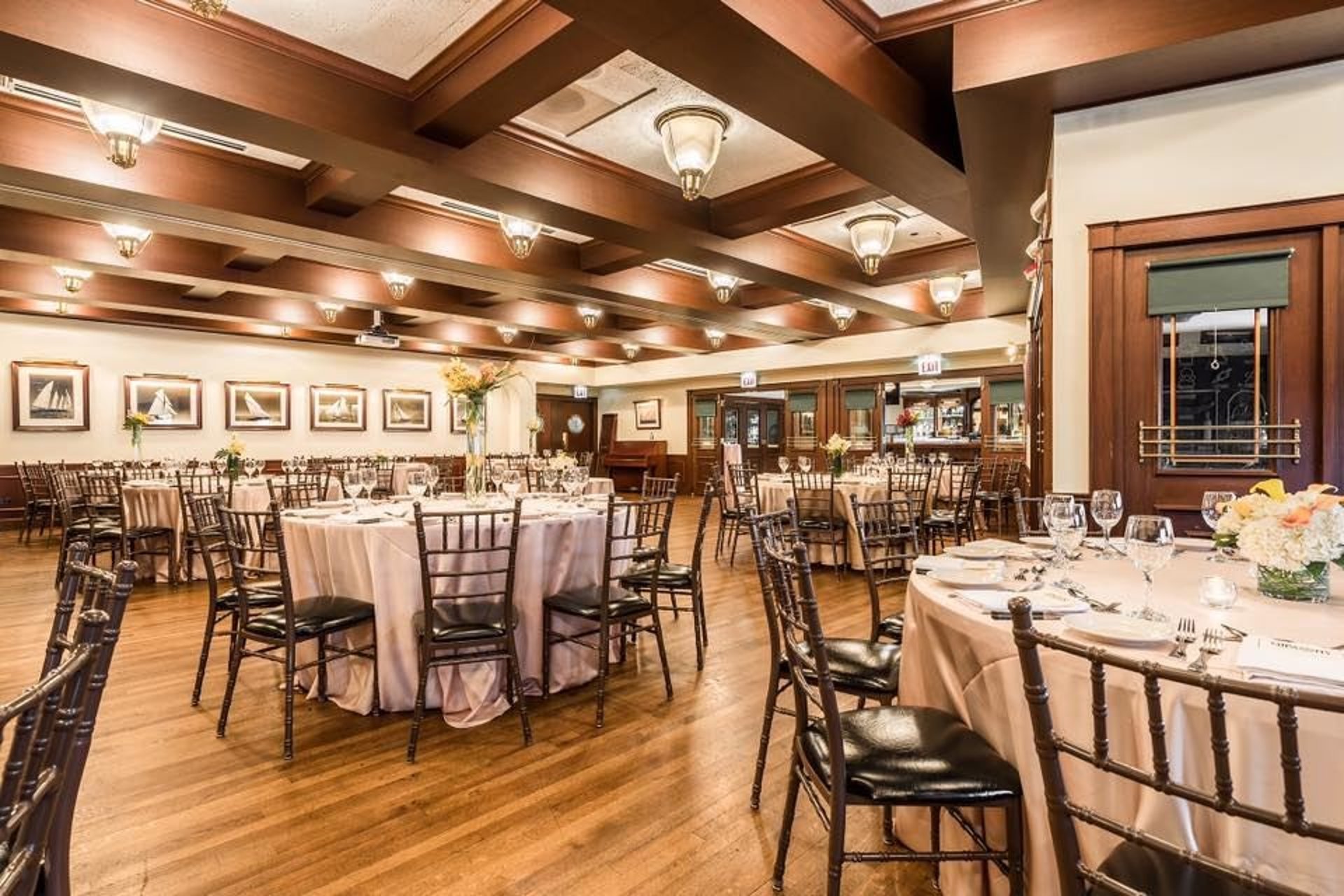 Hugo's Frog Bar & Fish House - Seafood Restaurant in Chicago, IL | The ...