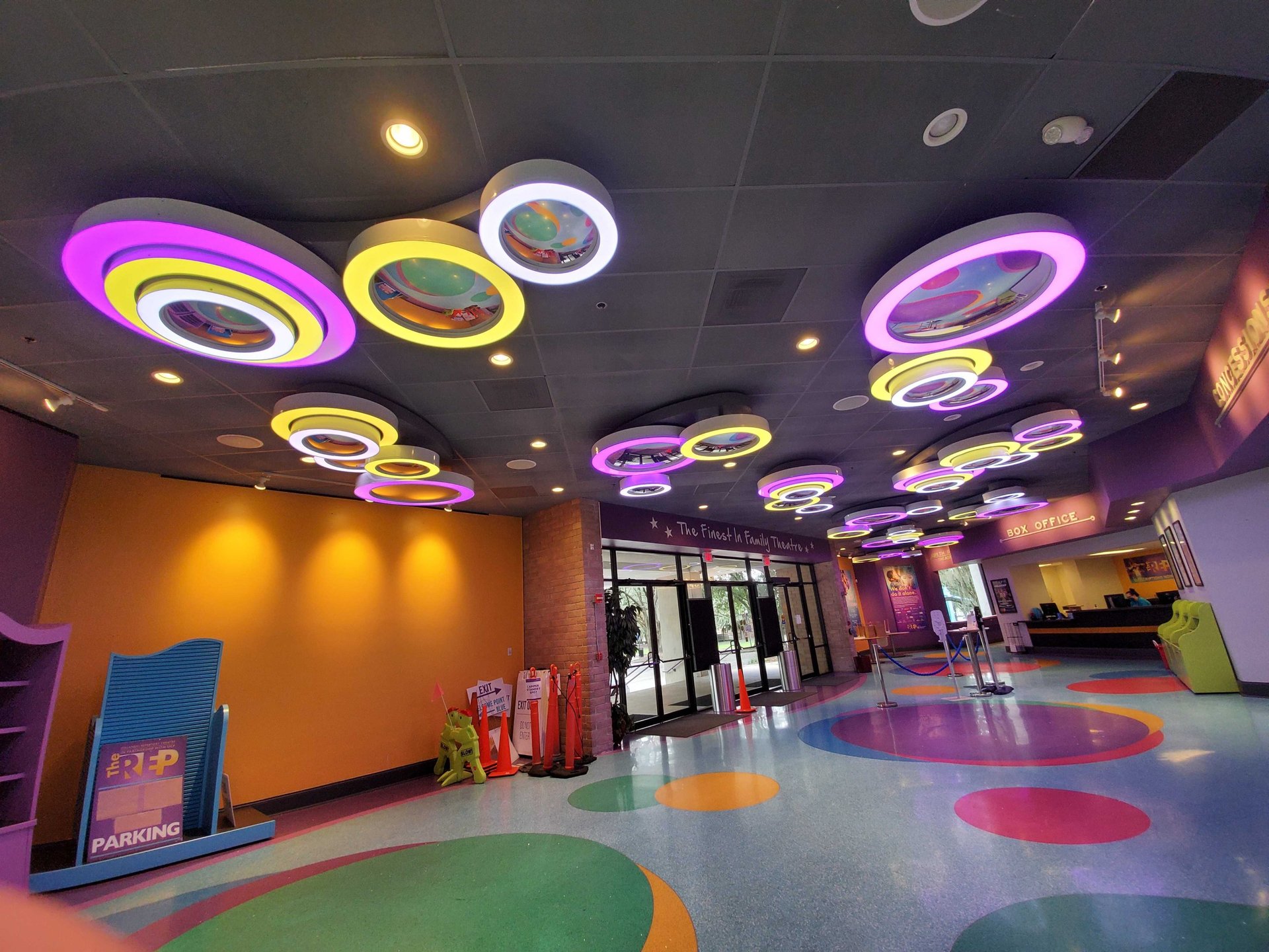 Universal Lobby at Orlando Family Stage - Performance Space in in ...