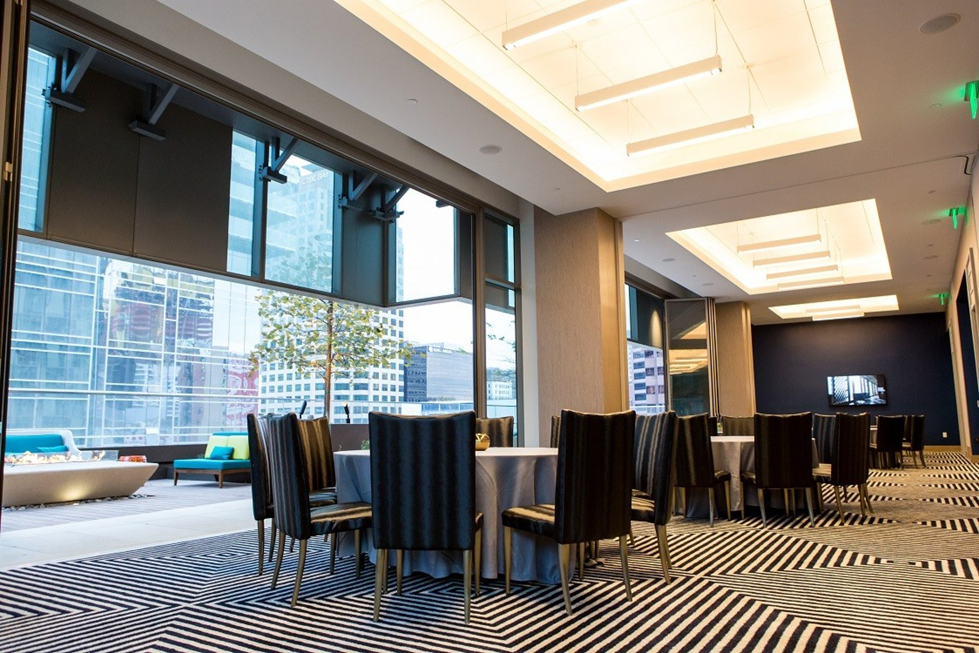 Palace at Hotel Indigo Los Angeles Downtown - Hotel in in Los Angeles ...