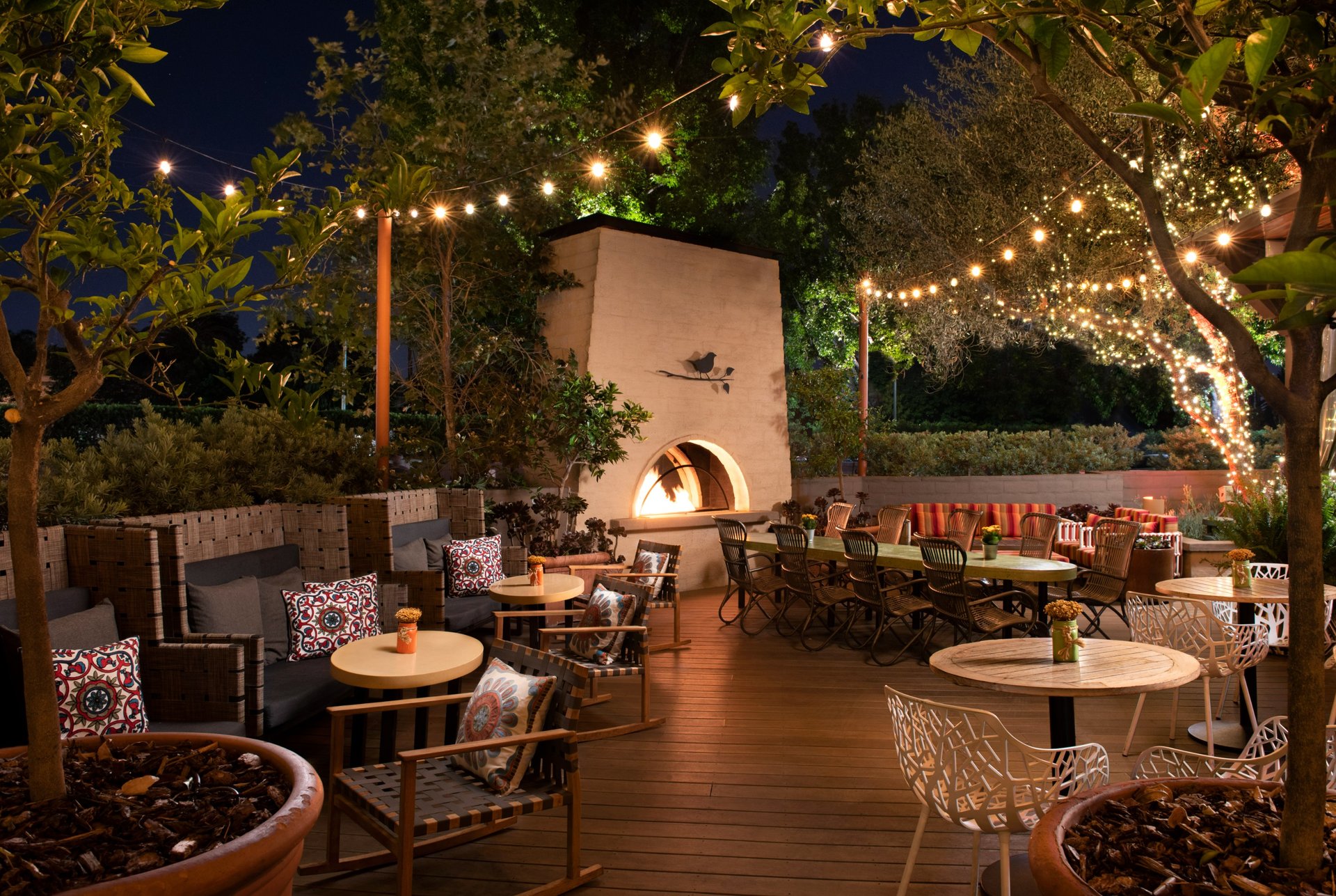 The Front Yard - American Restaurant in Los Angeles, CA | The Vendry