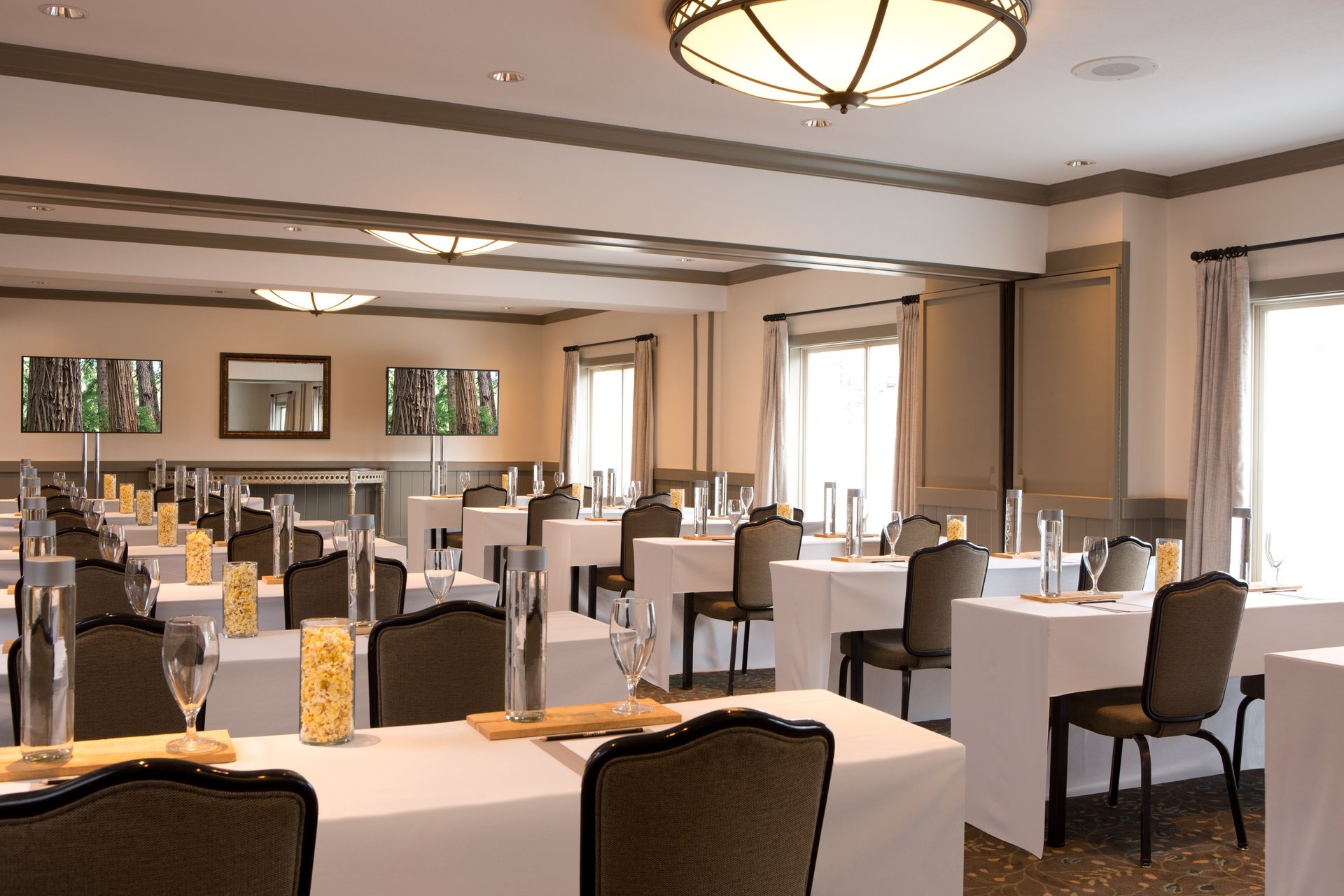 Cascade II at The Edgewater Hotel - Hotel in in Seattle, WA | The Vendry