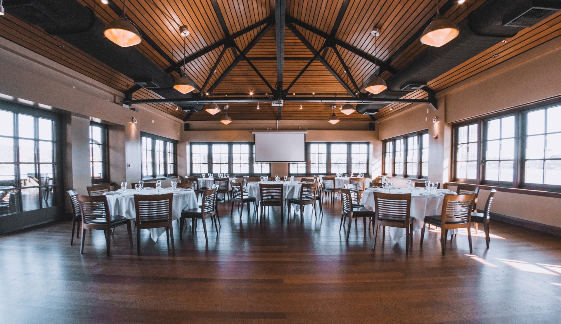 Gondola Room at Lake Chalet - Restaurant in in Oakland, CA | The Vendry