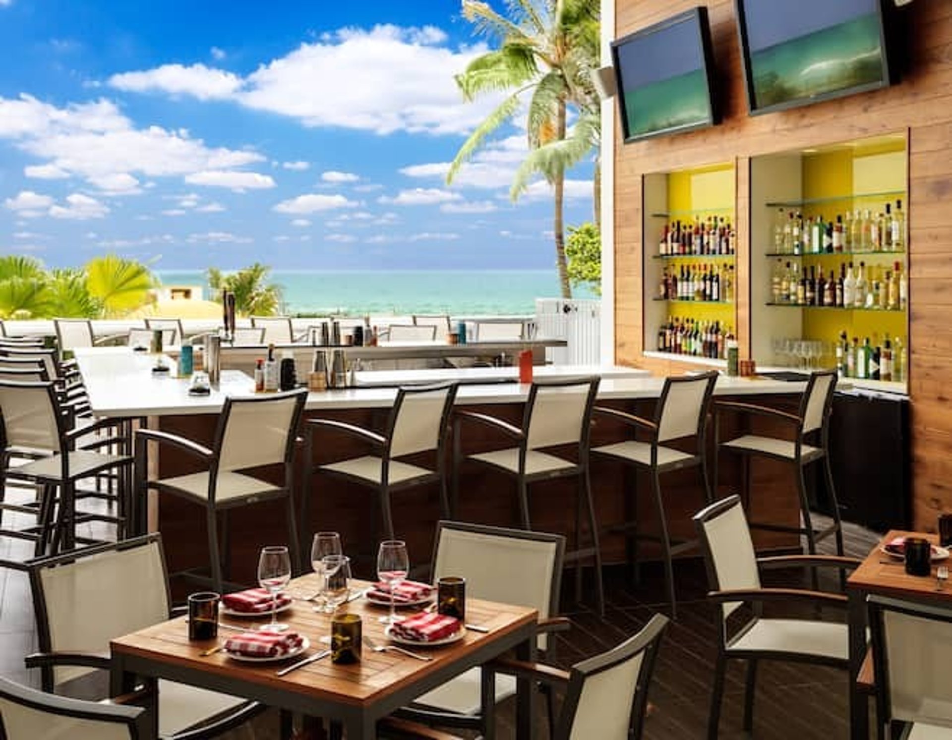 Allison Bar at Hilton Cabana Miami Beach - Hotel in in Miami Beach, FL ...
