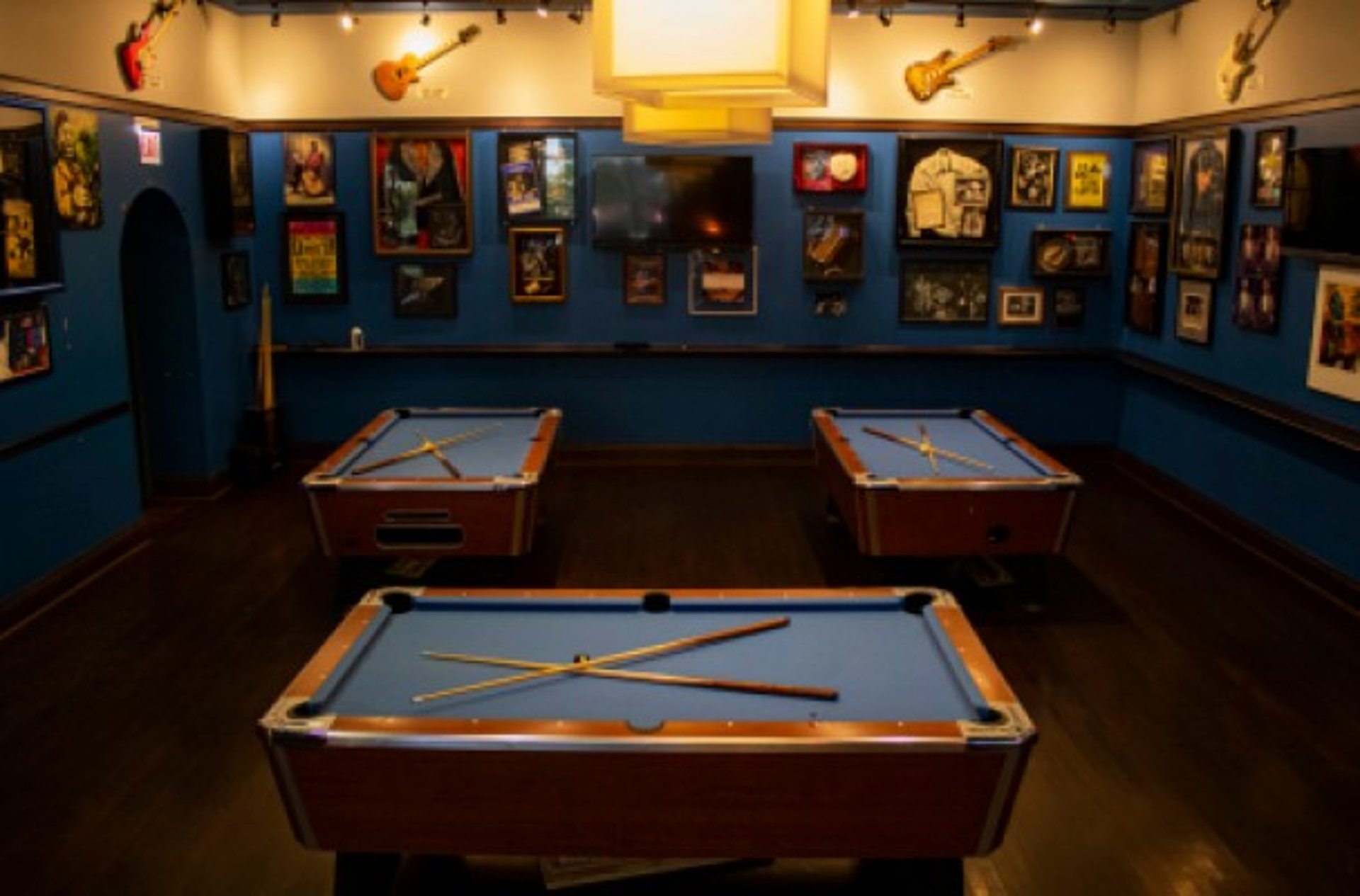 Second Floor at Buddy Guy's Legends - Bar / Club in in Chicago, IL ...