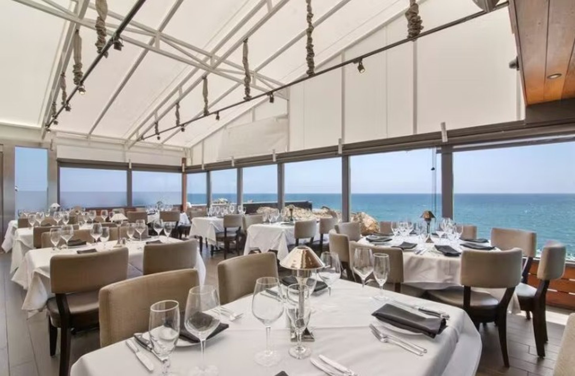 Malibu Lower Terrace at Mastro's Ocean Club - Restaurant in in Malibu ...
