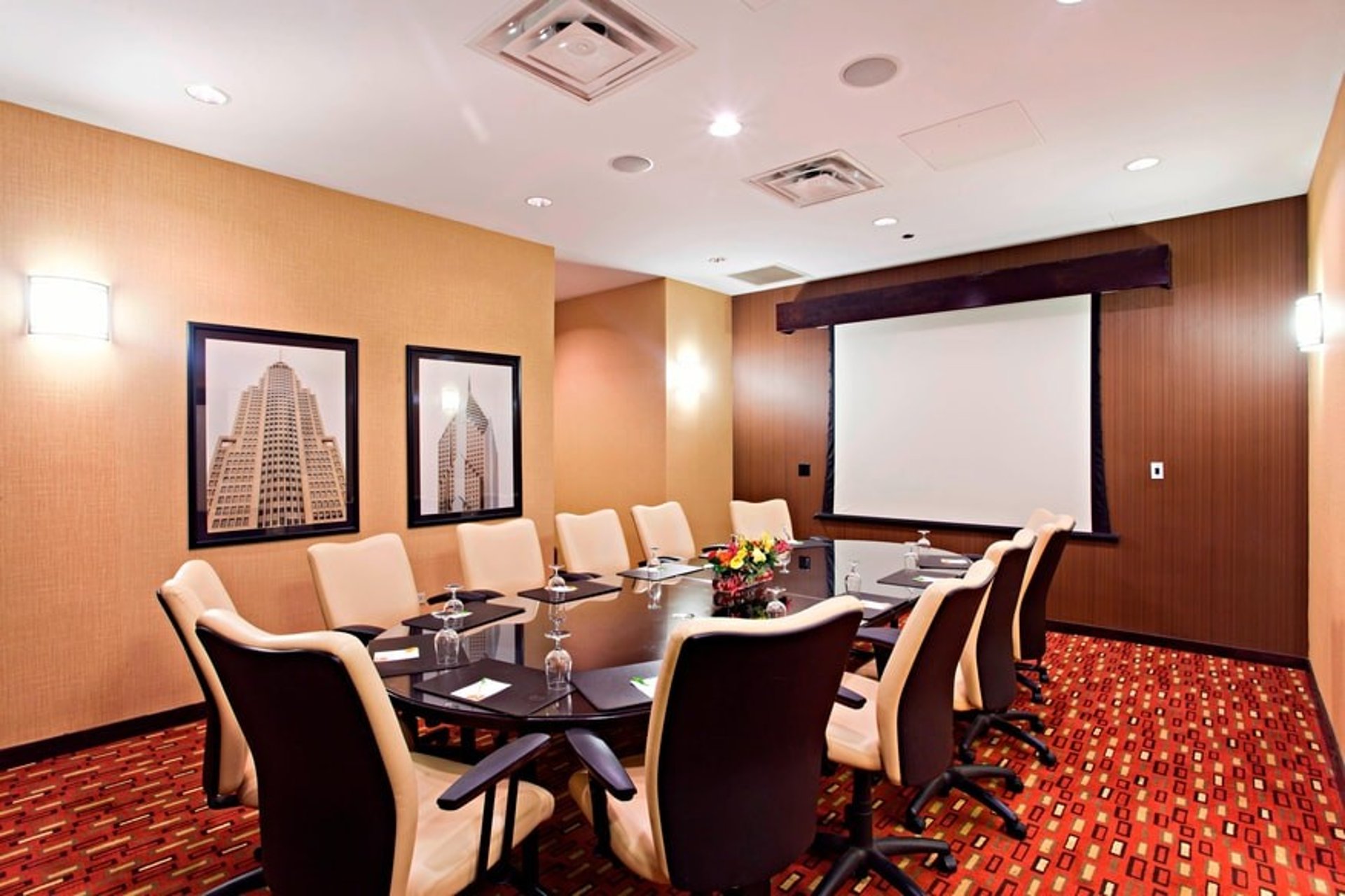 Chicago Boardroom at Courtyard Chicago Downtown/Magnificent Mile ...