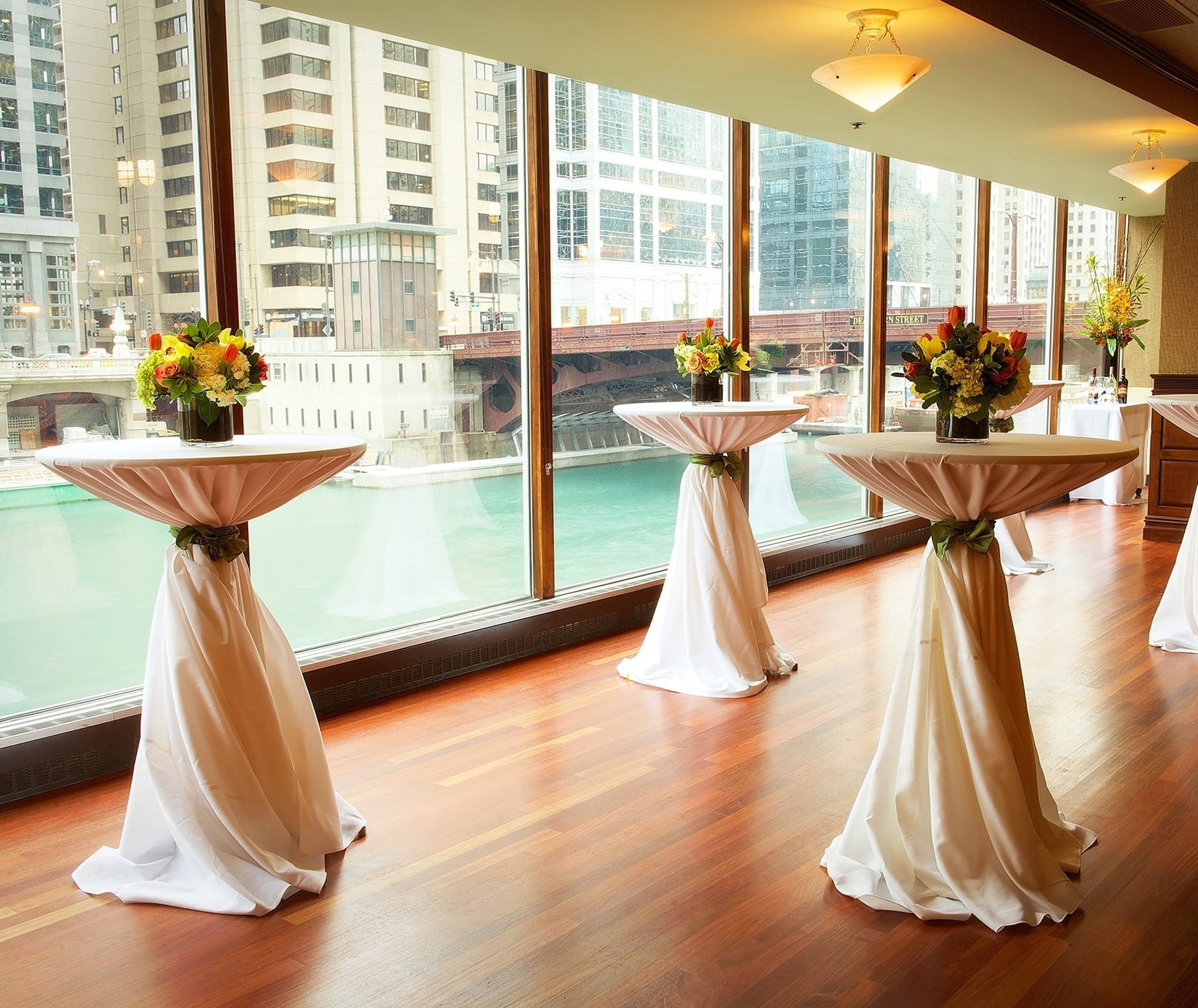 Bridgeview Room at Smith & Wollensky - Chicago - Restaurant in in ...