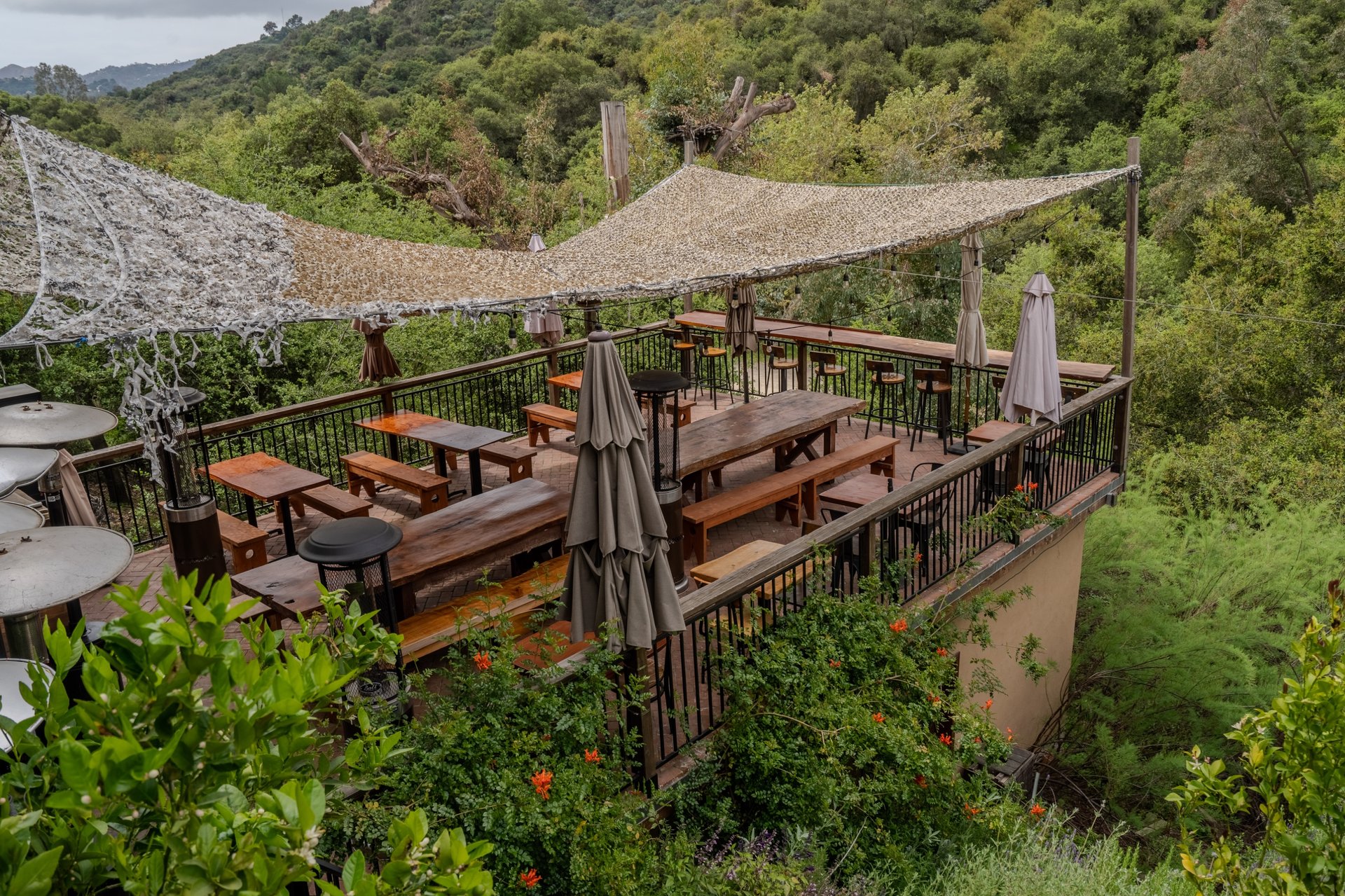 Cafe on 27 - Cafe Restaurant in Topanga, CA | The Vendry