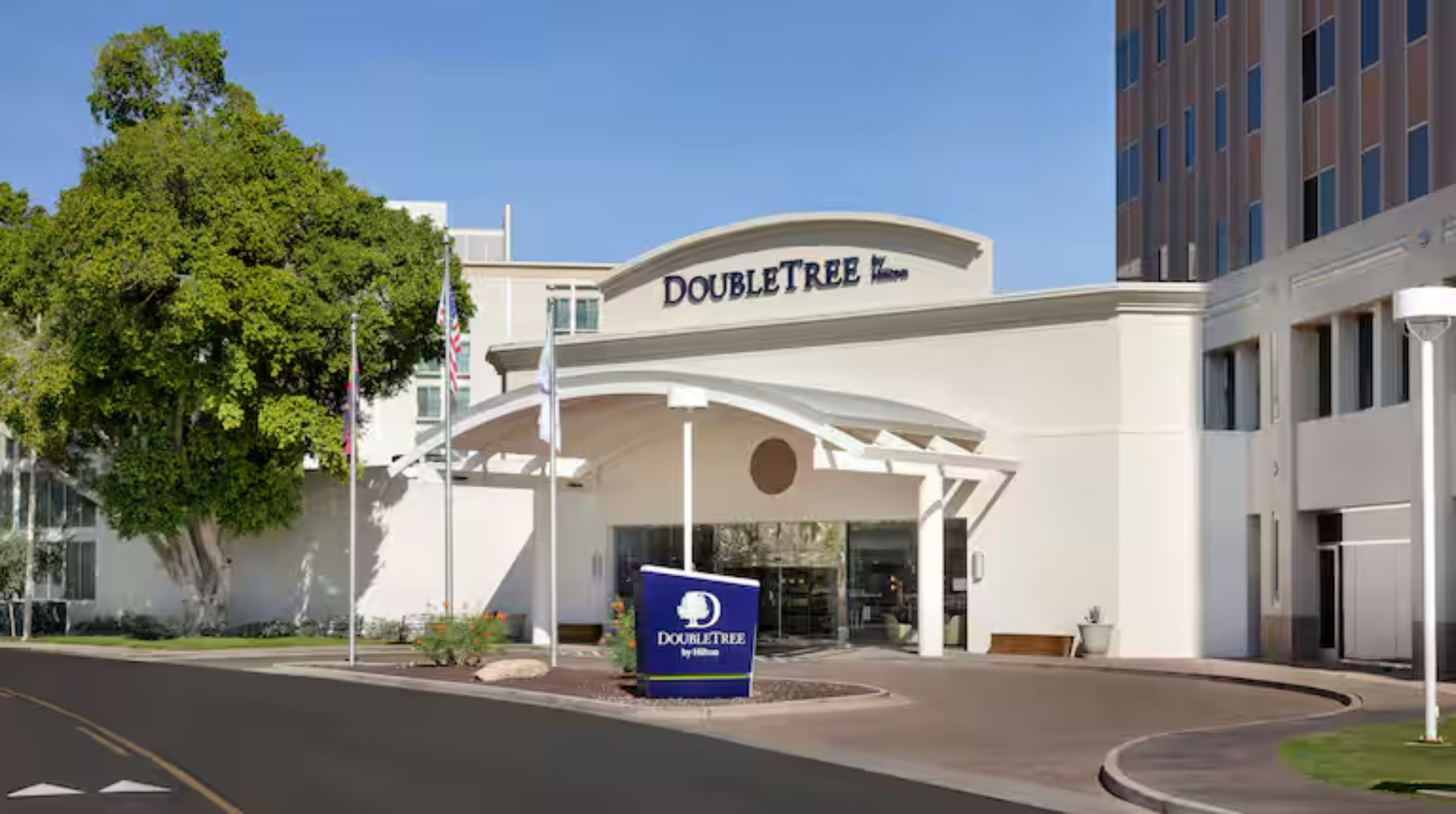 DoubleTree by Hilton Phoenix Midtown - Hotel in Phoenix, AZ | The Vendry