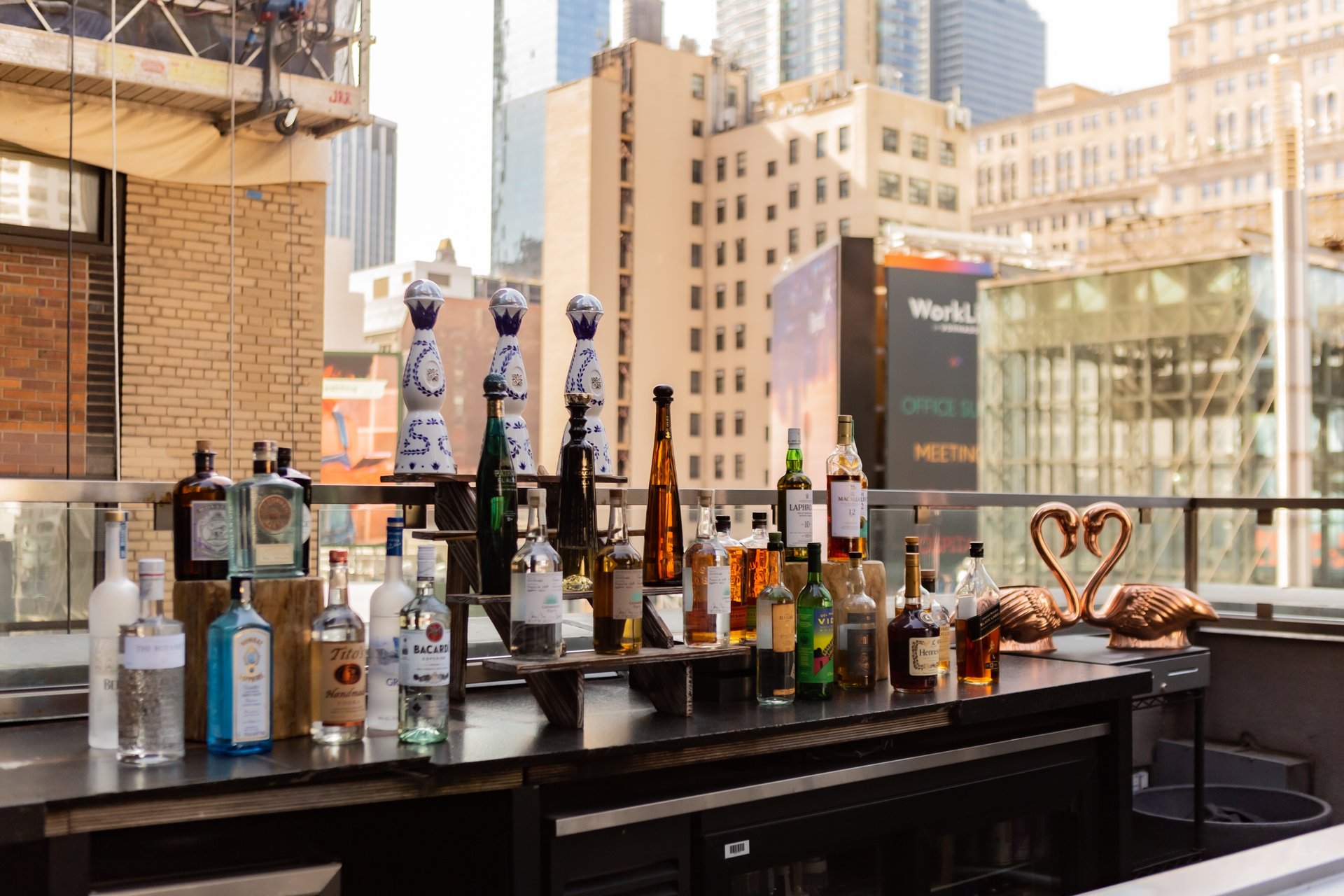 Versa Patio East at VERSA - Restaurant in in New York, NY | The Vendry