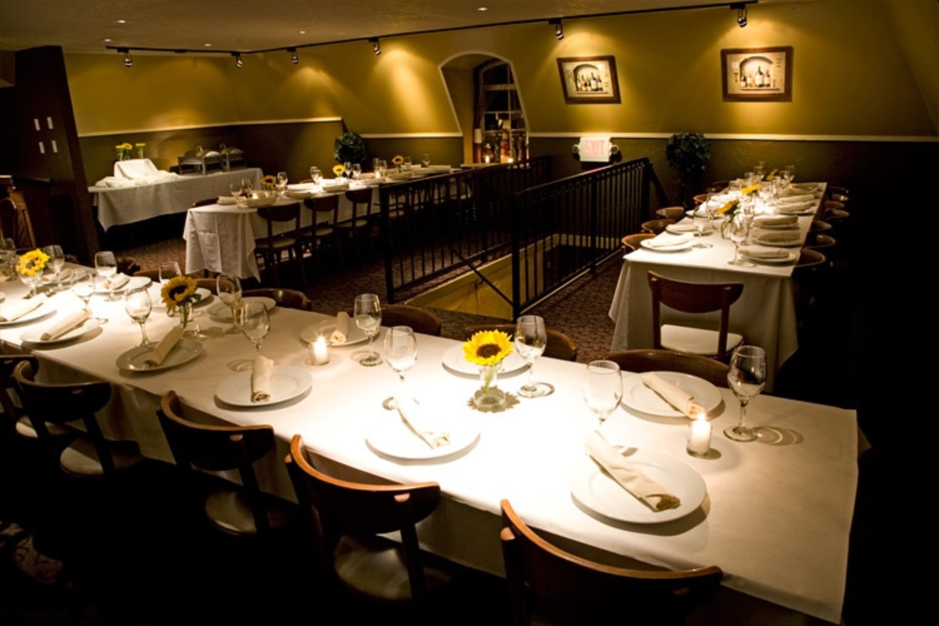 Chianti Room at Amalfi's Italian Restaurant - Restaurant in in Portland ...