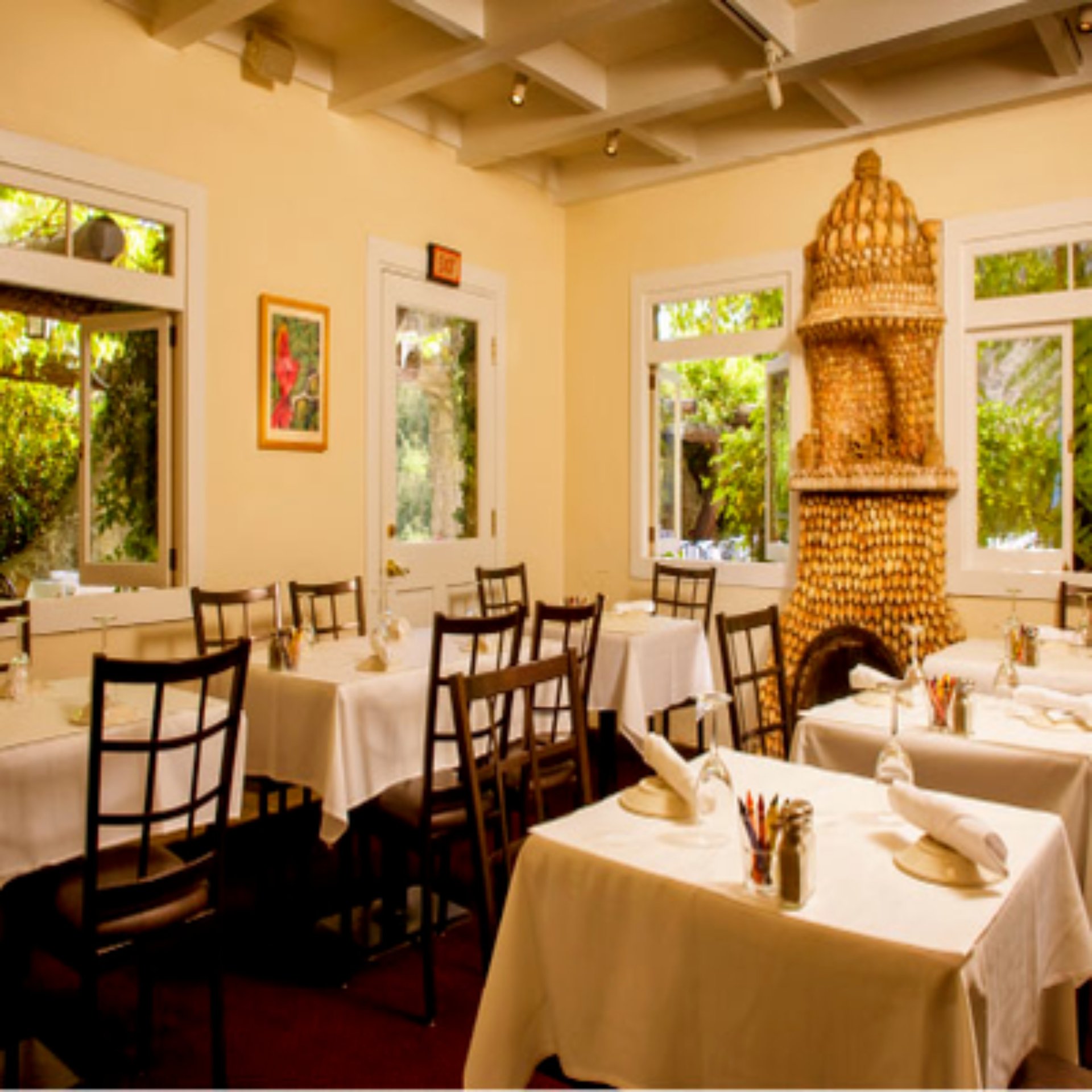 The Shell Room at Tarpy's Roadhouse - Restaurant in in Monterey, CA ...