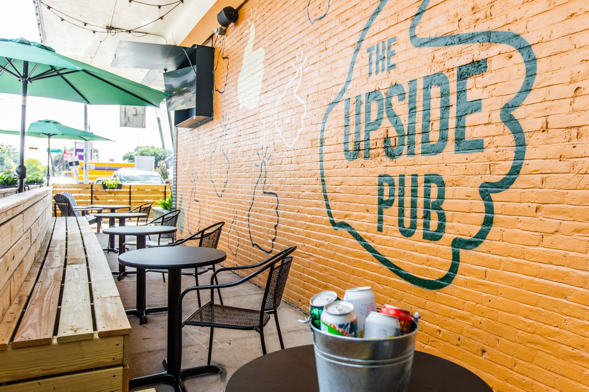 The Upside Pub - Bar / Club in Houston, TX | The Vendry