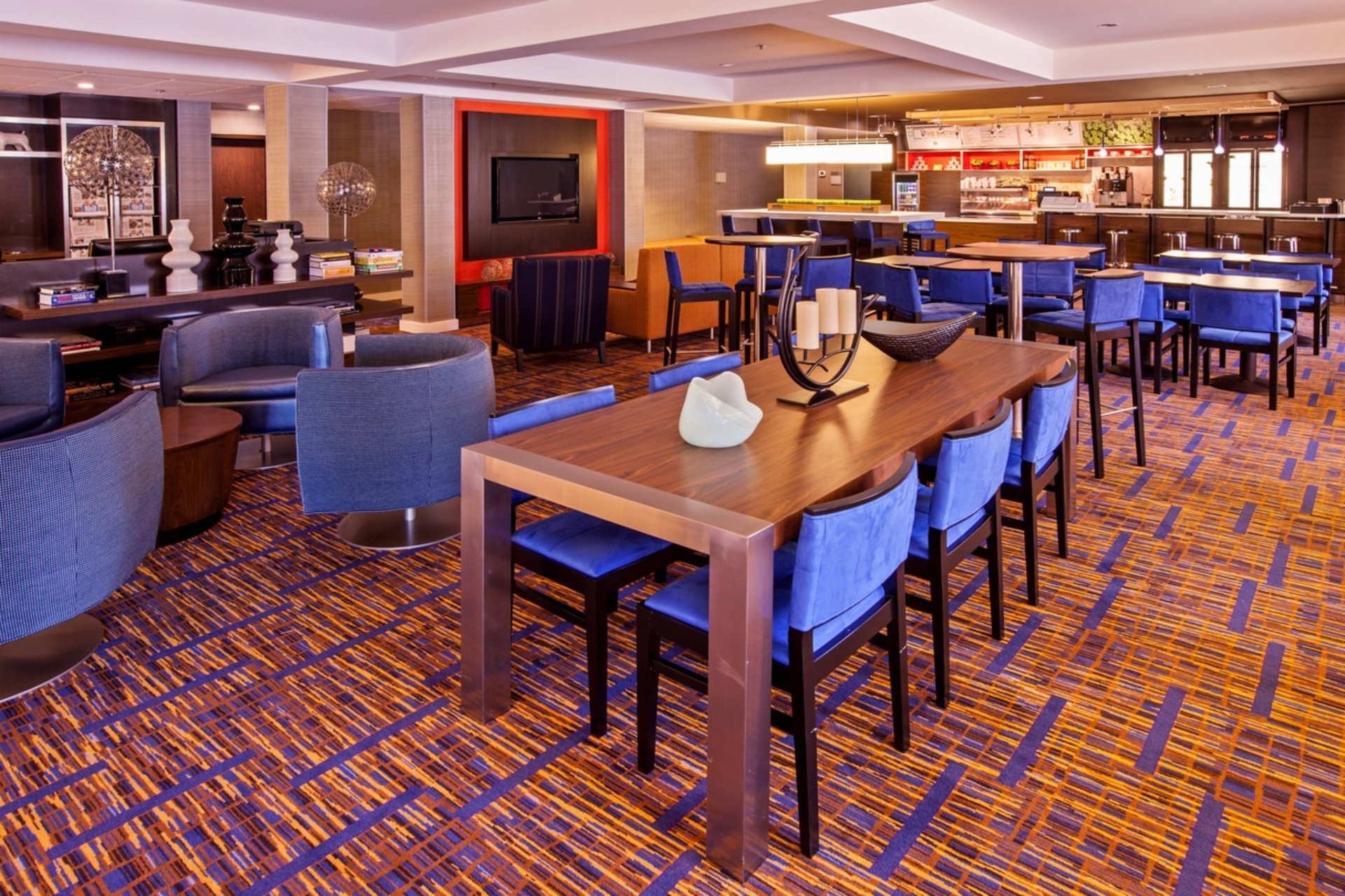 Courtyard Chicago Midway Airport - Hotel in Bedford Park, IL | The Vendry