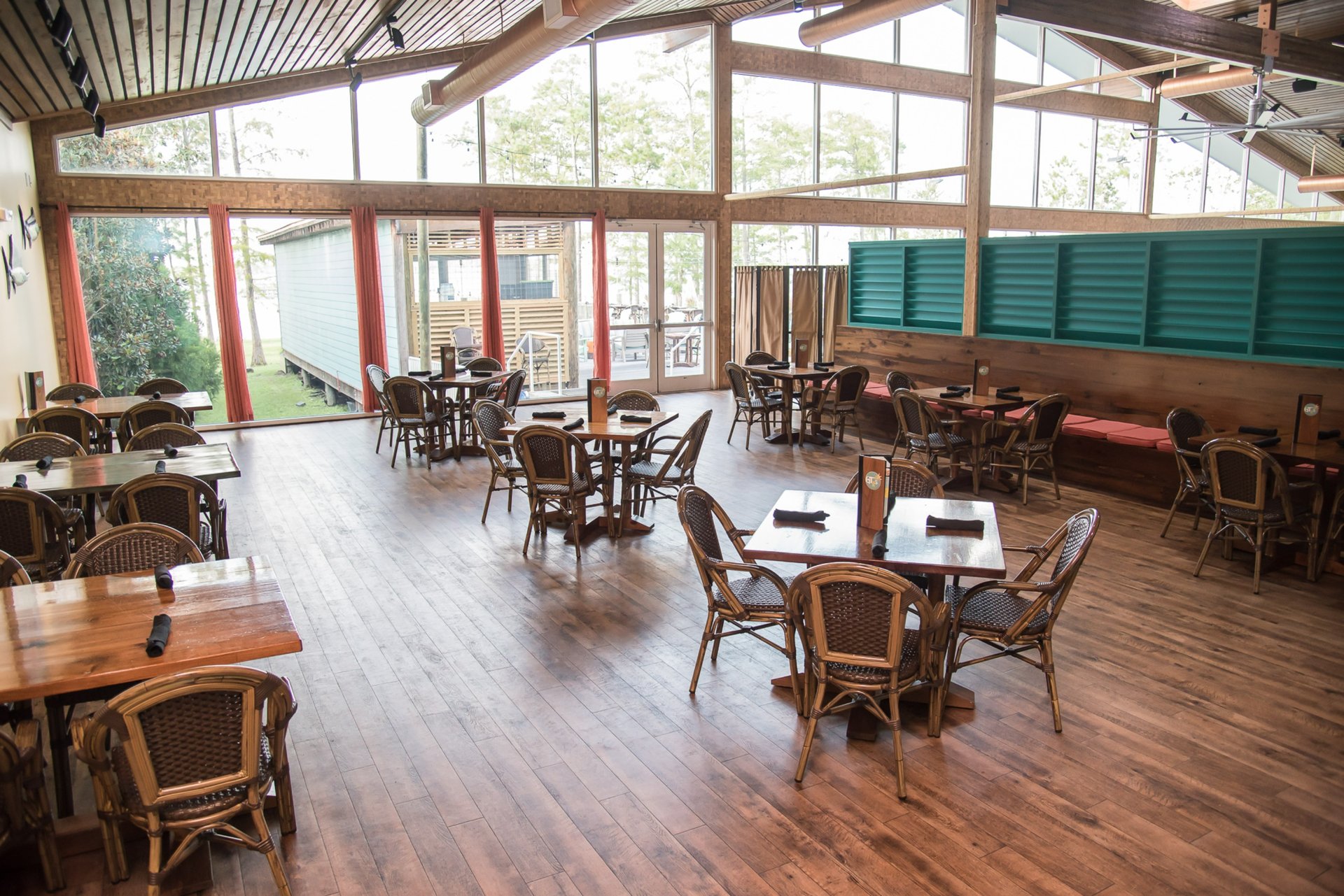 GTs On The Bay - Seafood Restaurant in Orange Beach, AL | The Vendry