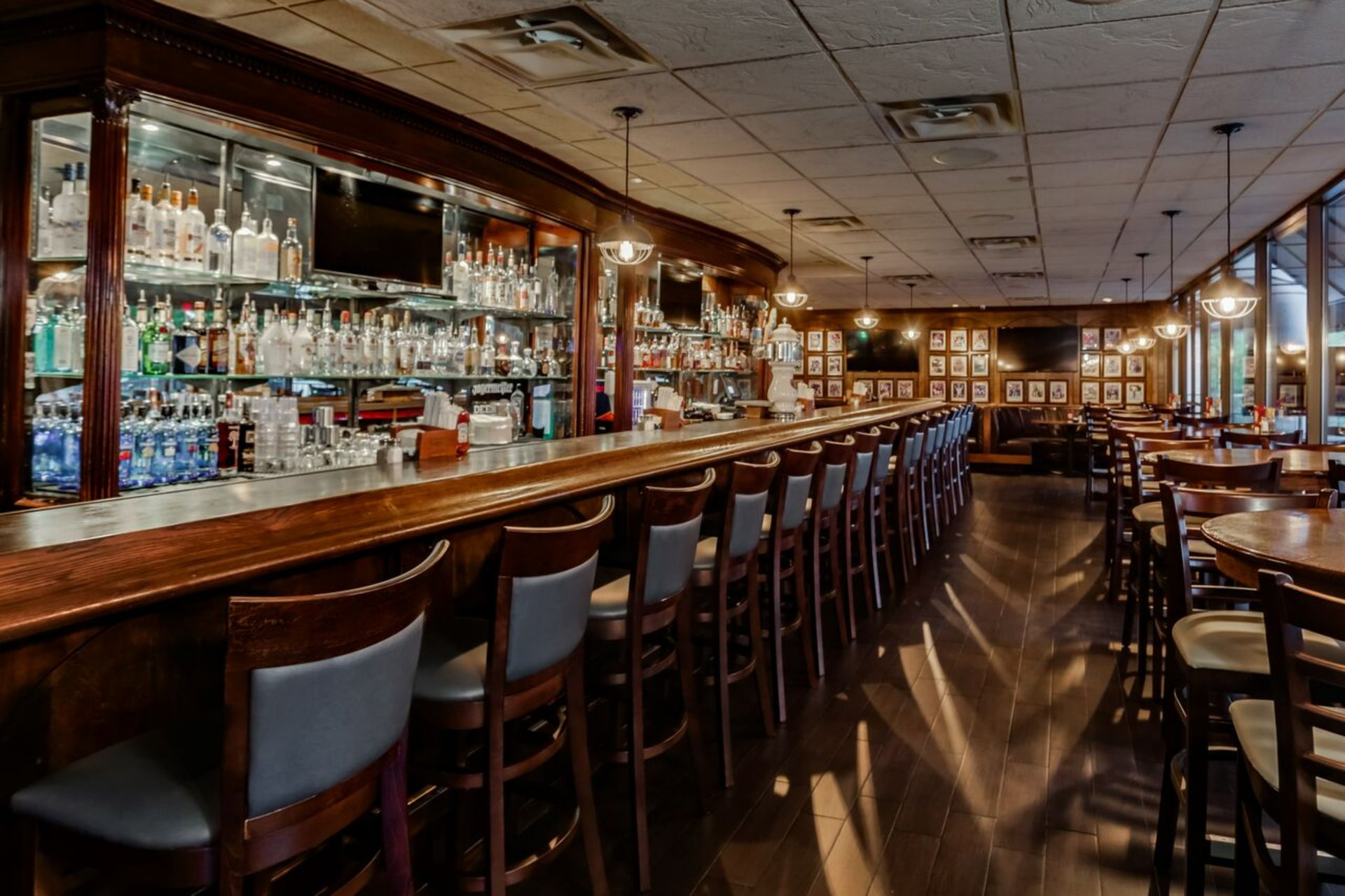 The Bucket Shop Cafe - Cocktail Bar Restaurant in Atlanta, GA | The Vendry