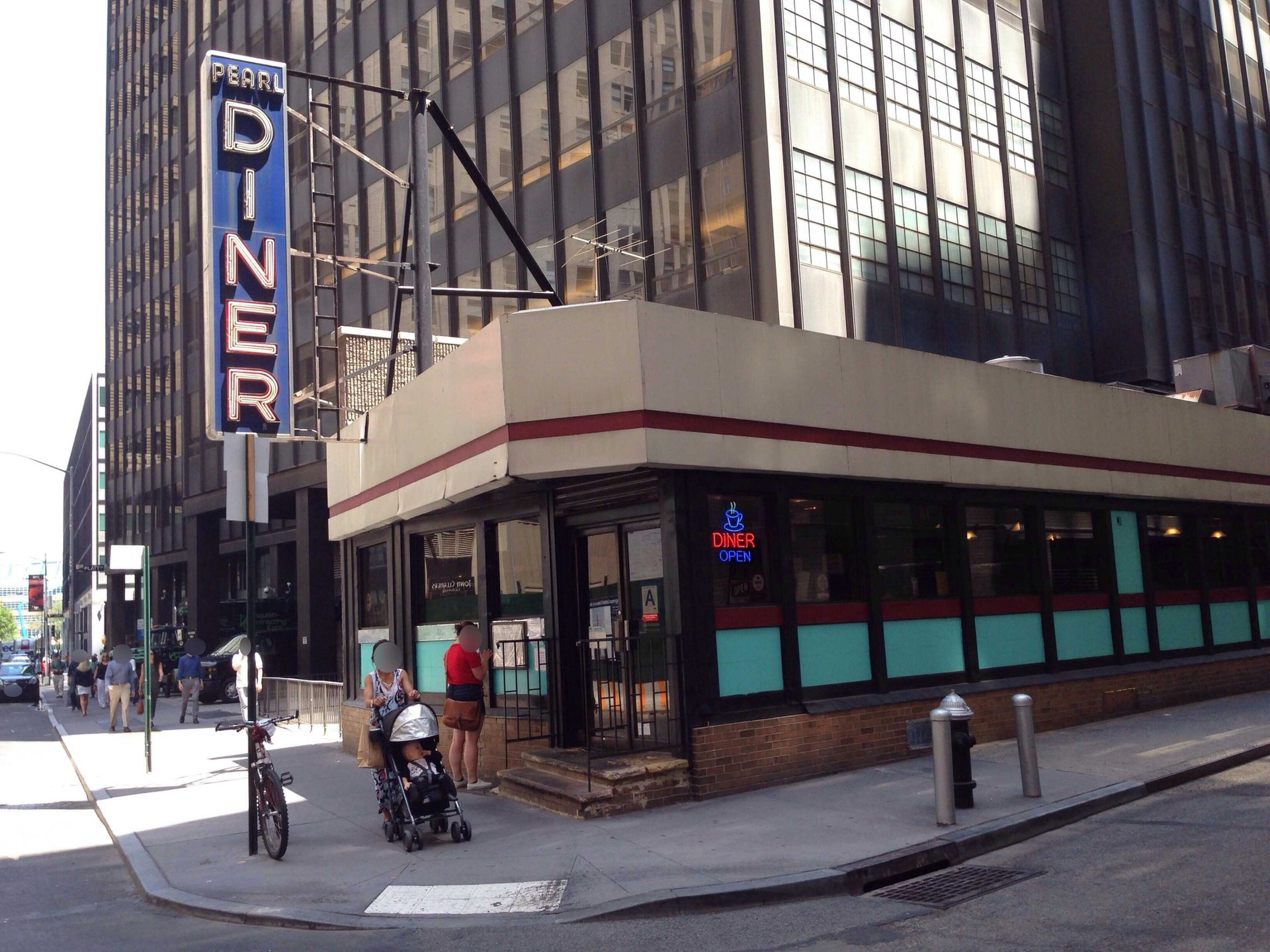Pearl Diner - Diner Restaurant in New York, NY | The Vendry