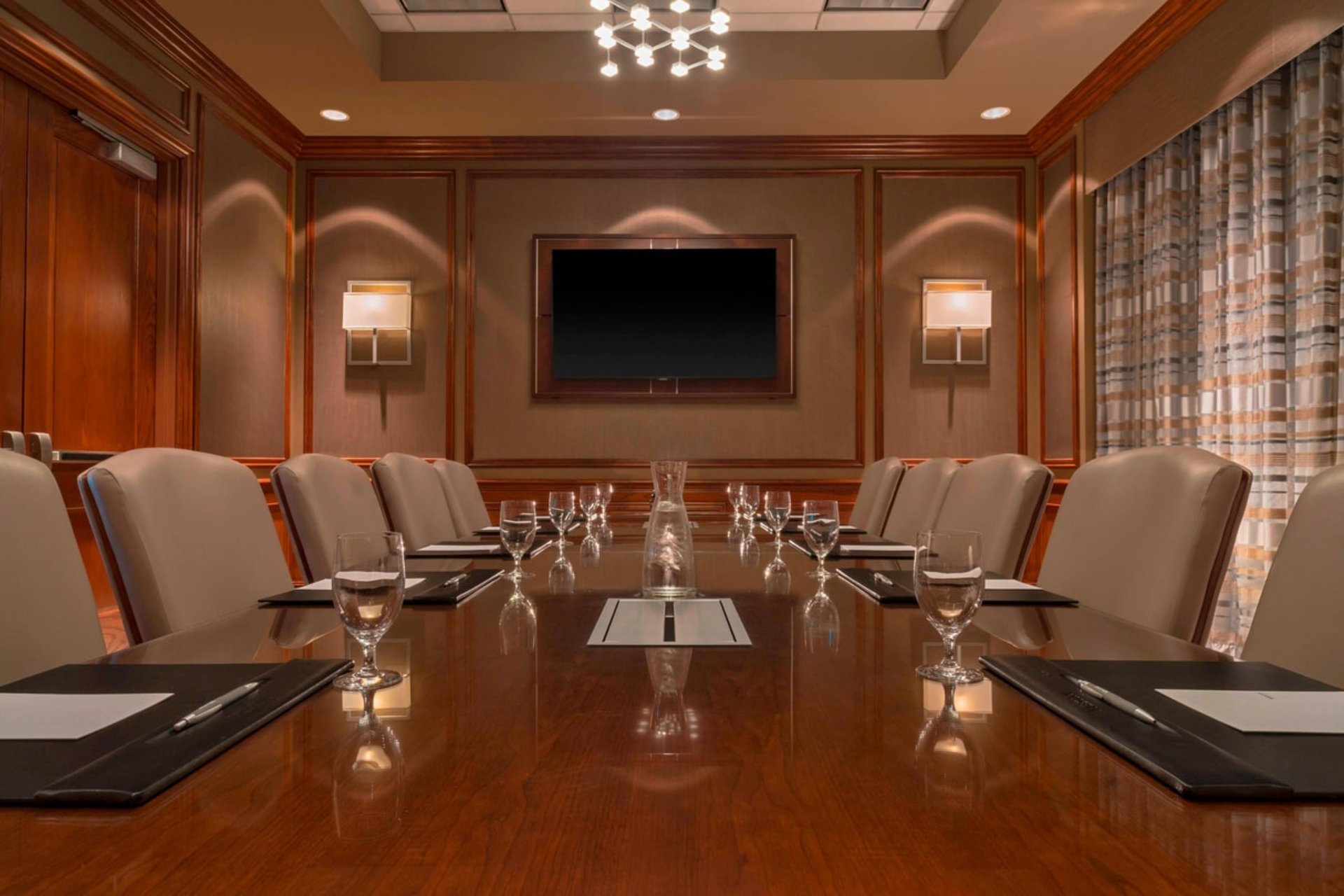 Boardroom at The Westin Houston Downtown - Hotel in in Houston, TX ...