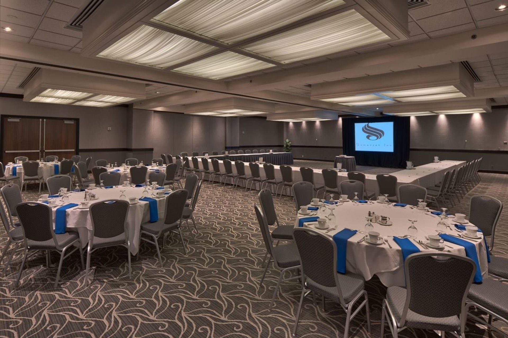 Salon D at DoubleTree Suites by Hilton Hotel Detroit Downtown - Fort ...