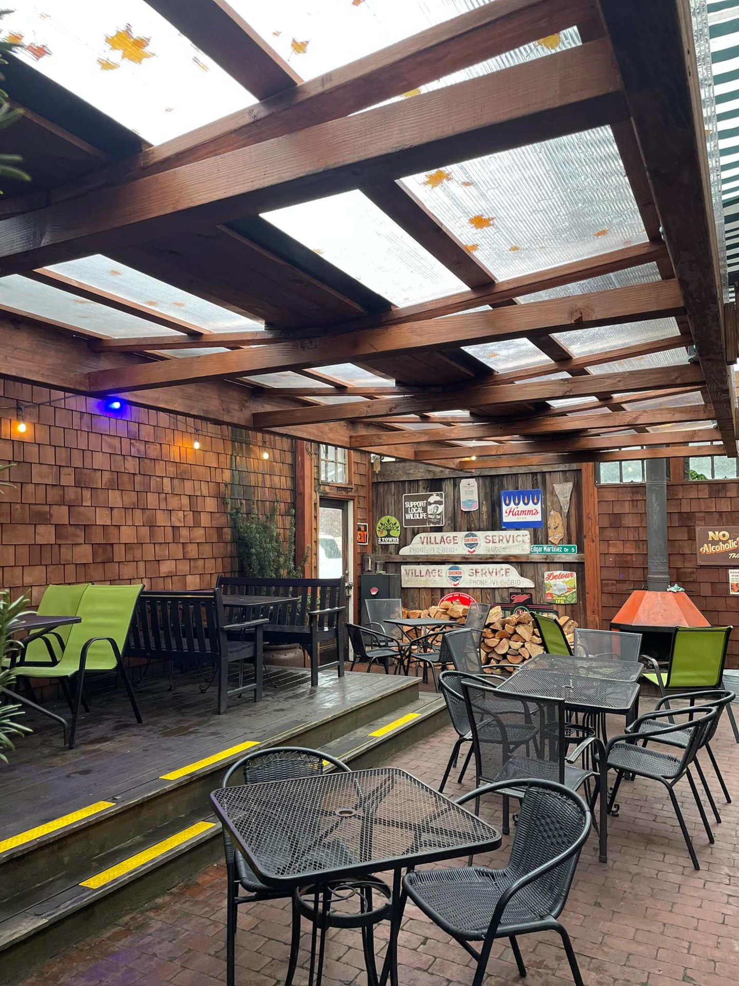 Loretta's Northwesterner - Bar / Club in Seattle, WA | The Vendry