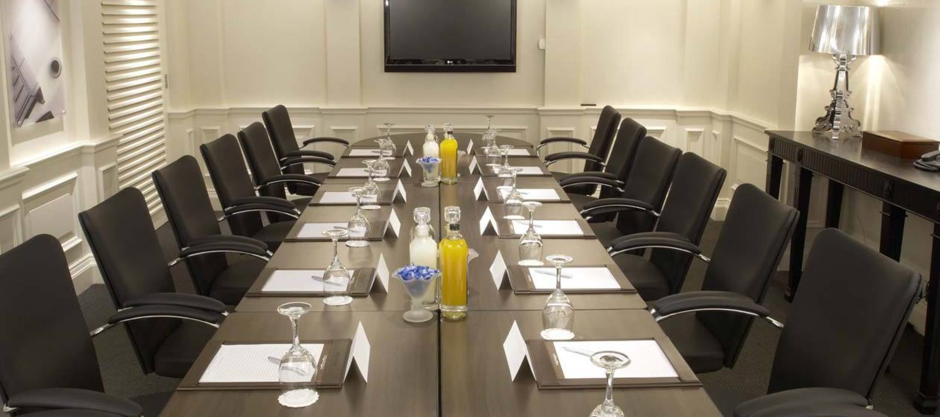 Dickens Suite at London Bridge Hotel - Hotel in in Greater London ...