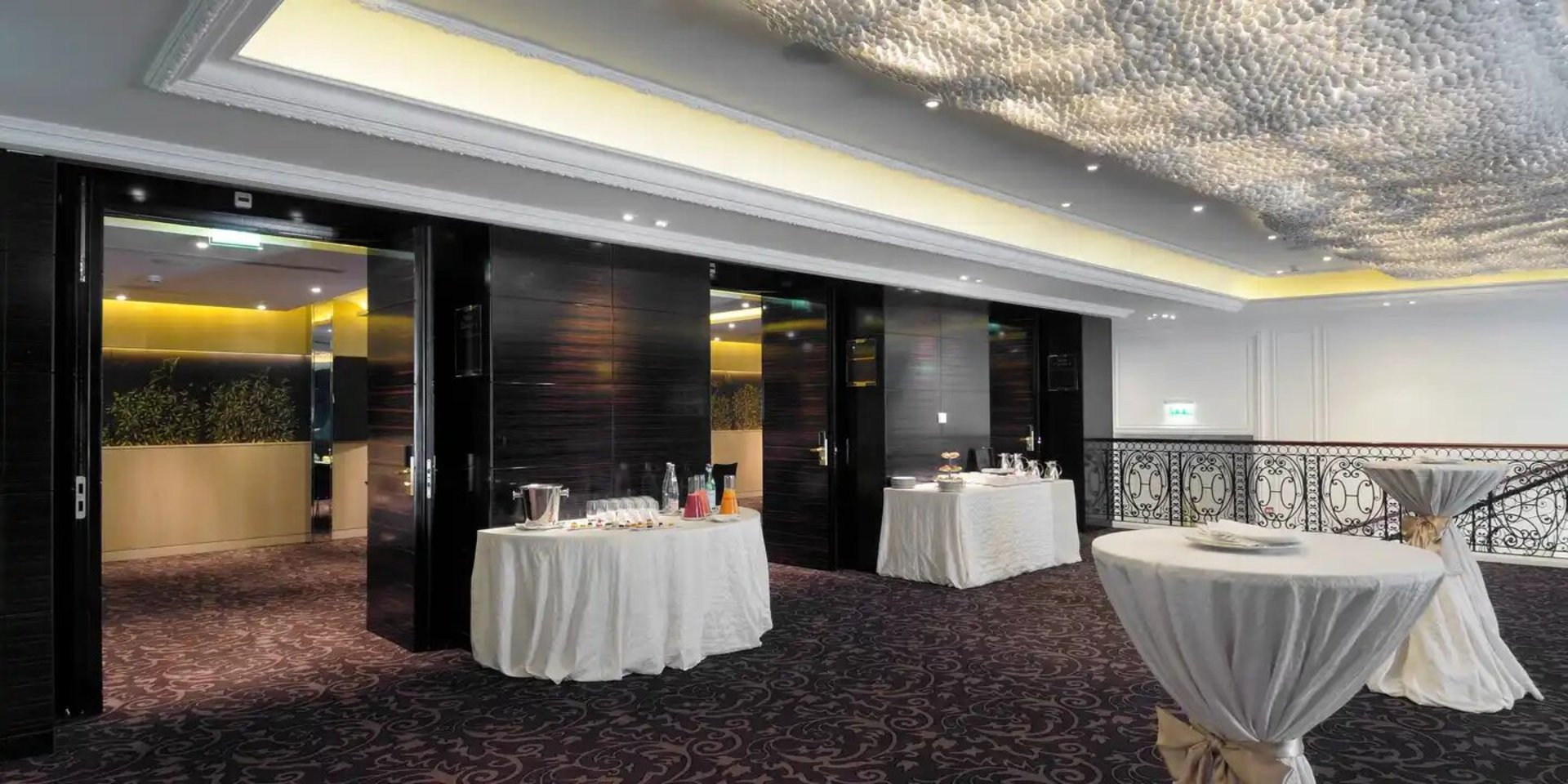 Gustave Lounge at Hotel Hermitage Monte-Carlo - Monte Carlo, Monaco ...