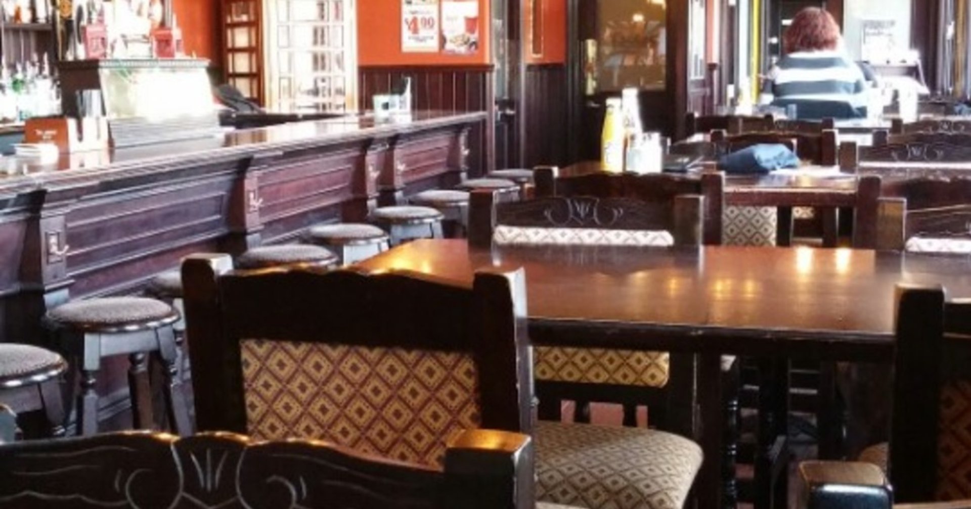 Red Lion British Pub on Tannery Row - Bar / Club in Milwaukee, WI | The ...