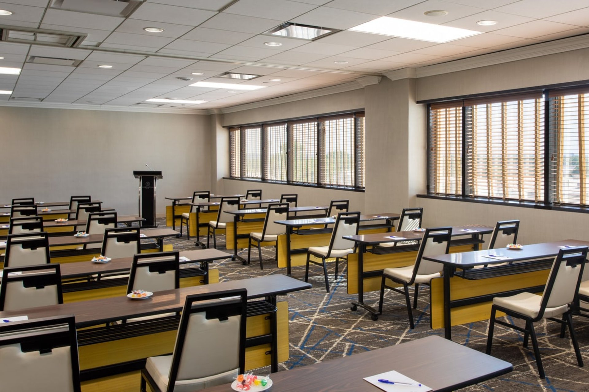 Emerald at Sheraton Edison - Hotel in in Edison, NJ | The Vendry