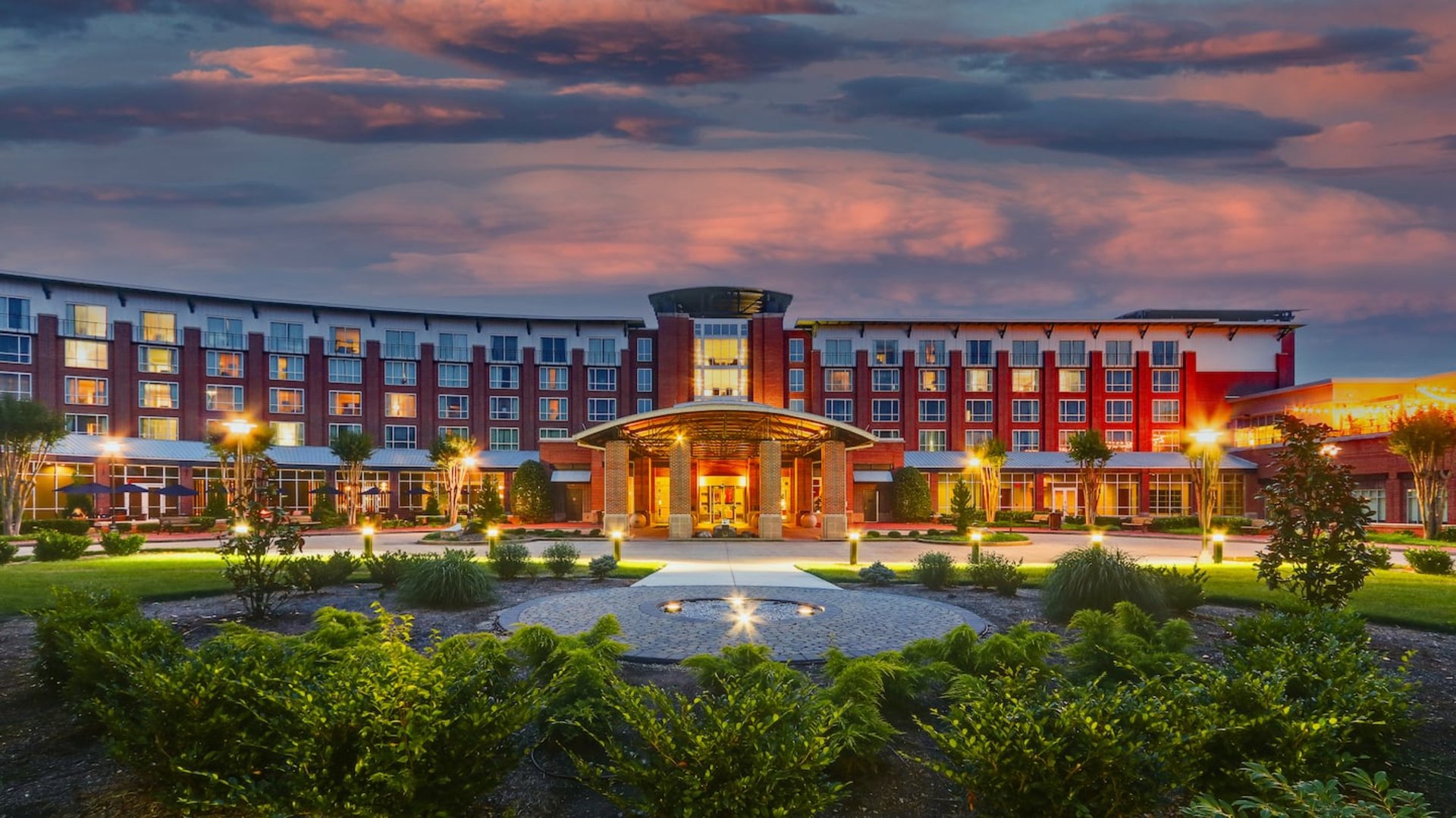 The Chattanoogan Hotel, Curio Collection by Hilton - Hotel in ...