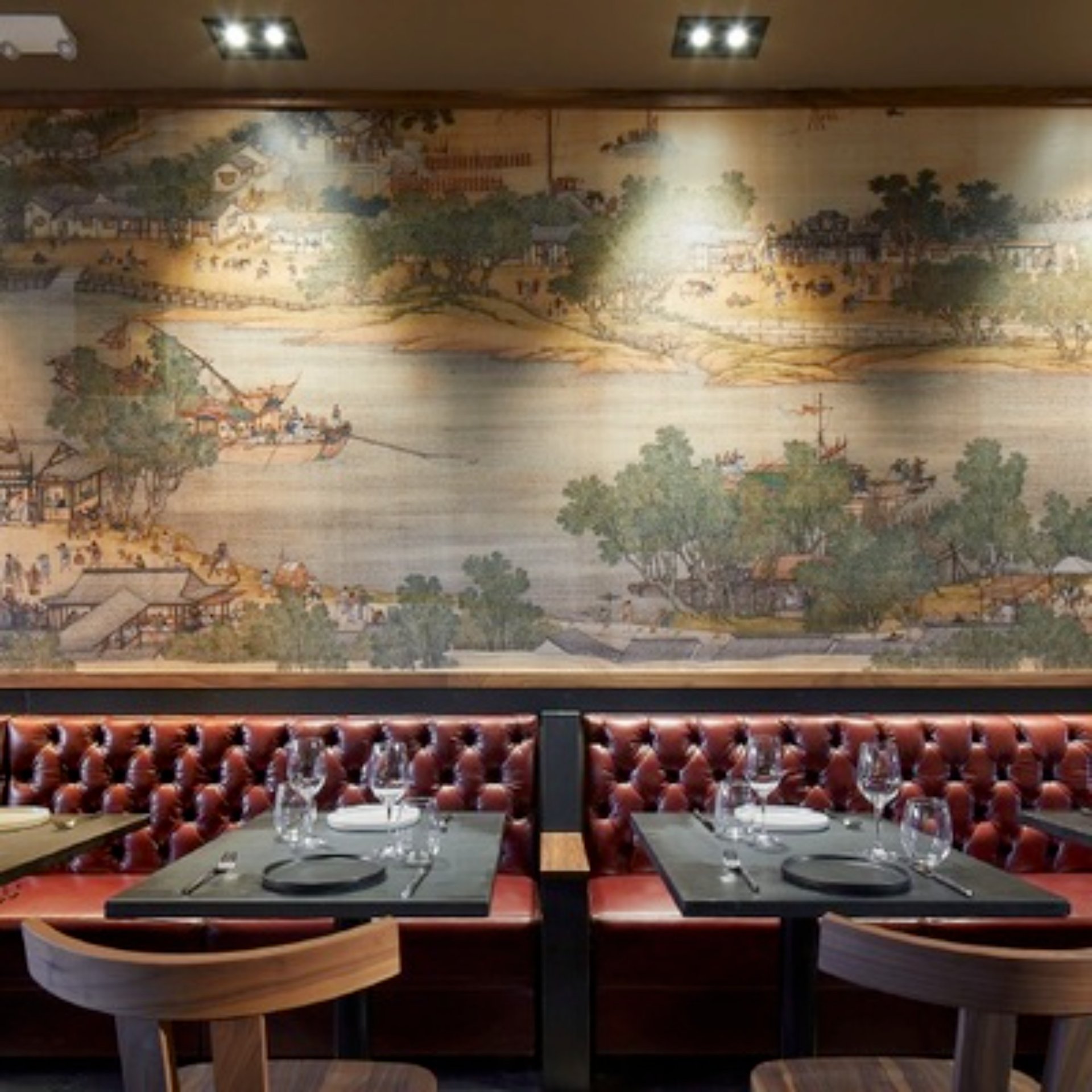 Dining Space at Lily - Restaurant in in San Francisco, CA | The Vendry