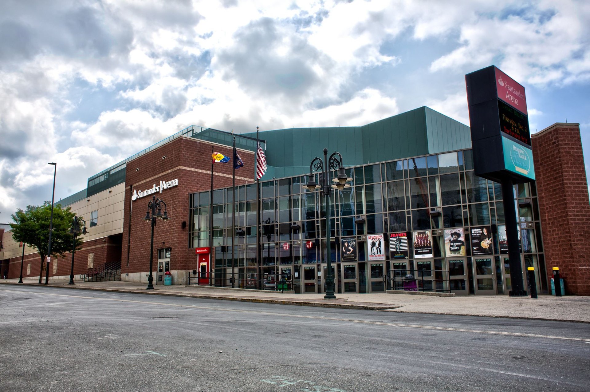 Santander Arena - Stadium in Reading, PA | The Vendry