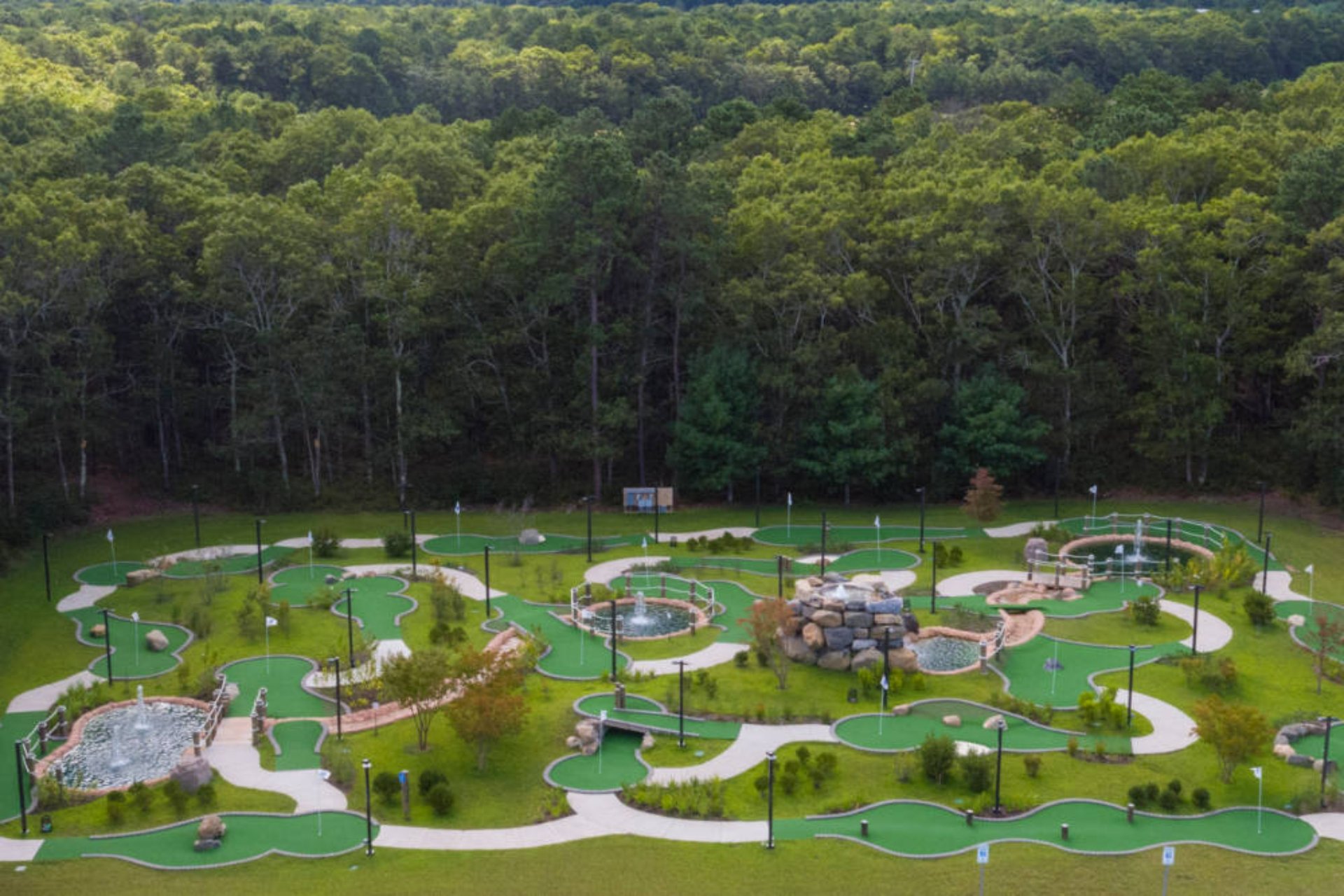 Mini Golf at The Clubhouse Hamptons - Restaurant in in East Hampton, NY ...