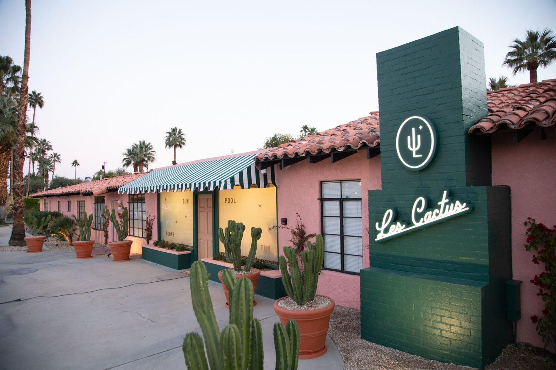 Les Cactus - Hotel in Palm Springs, CA | The Vendry