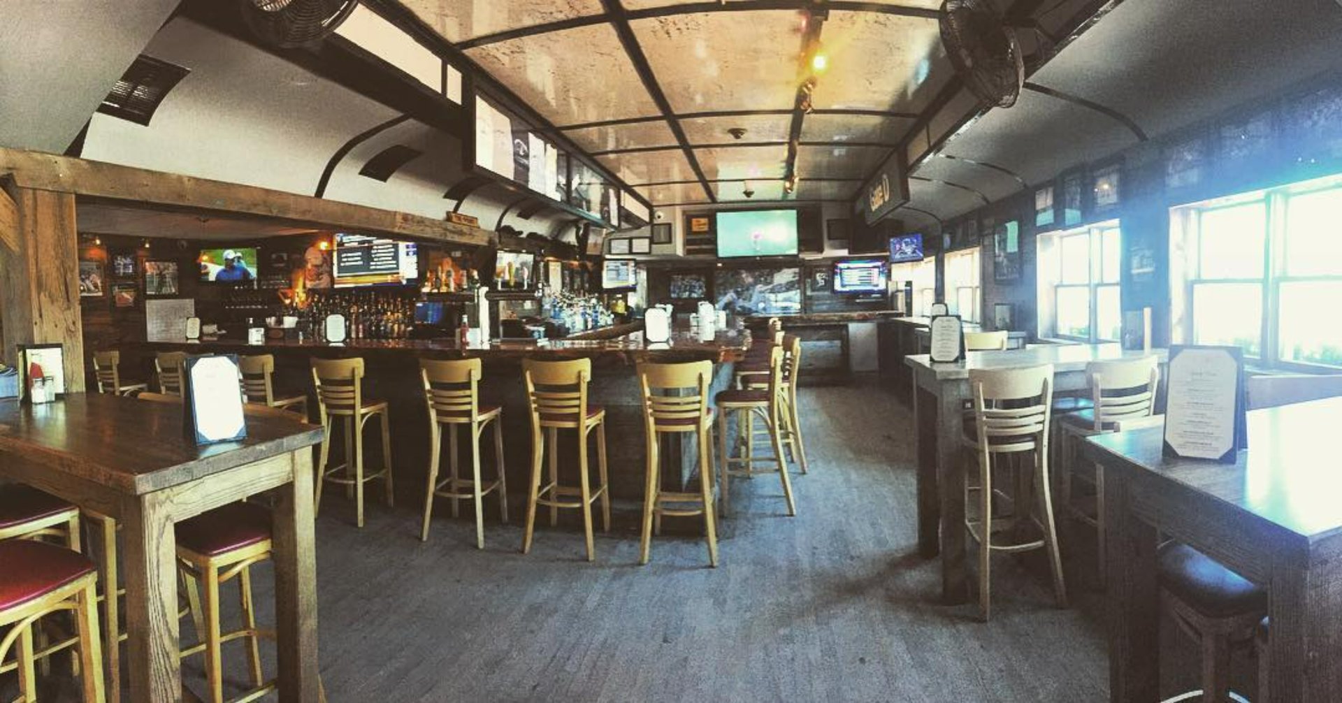 The Point Bar & Grill - American Restaurant in Montauk, NY | The Vendry