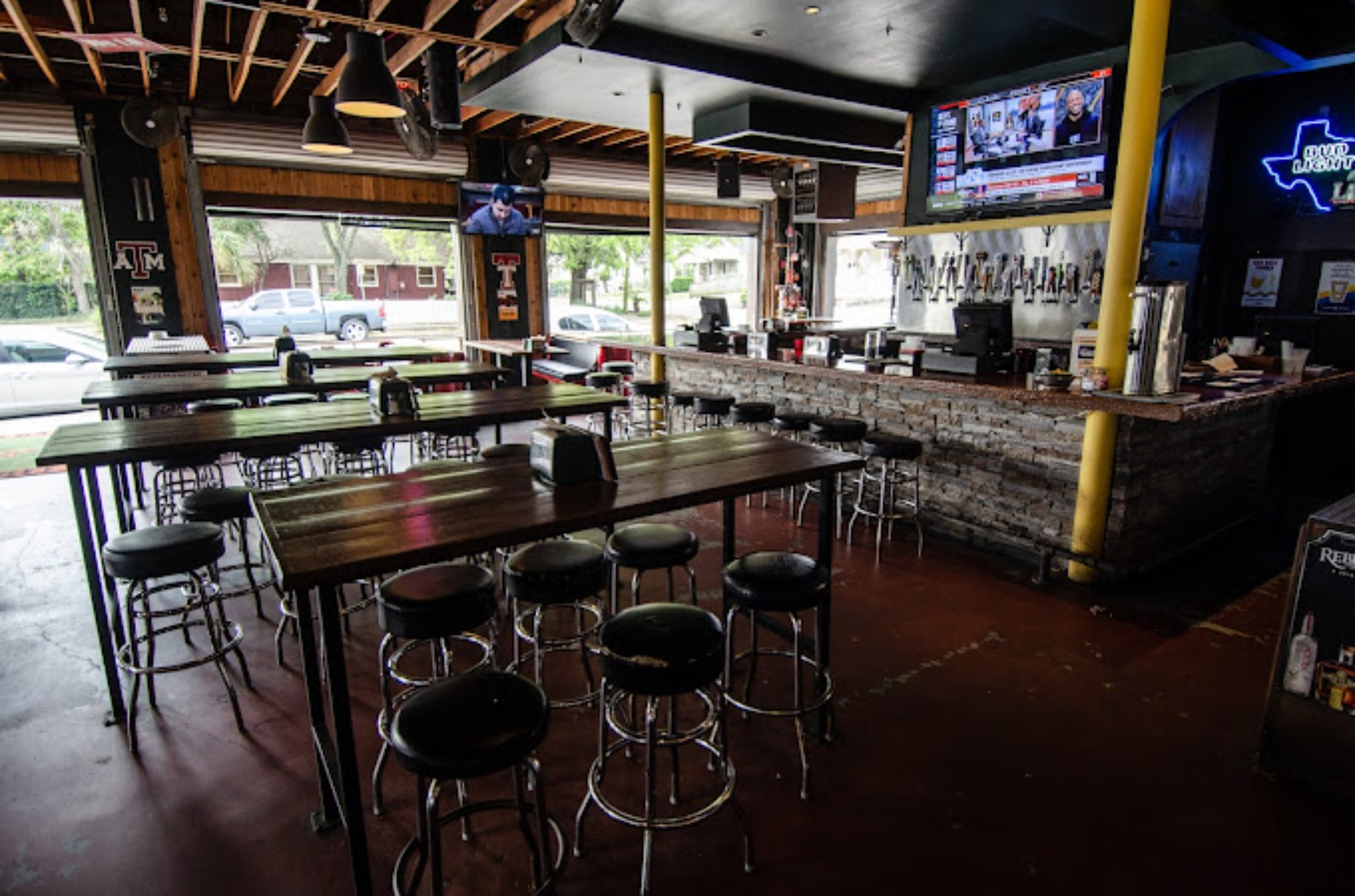 Christian's Tailgate Bar & Grill - Heights - Bar / Club in Houston, TX ...