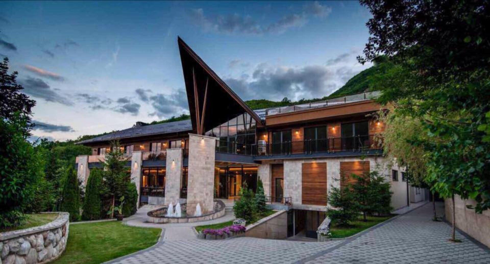 Resort Ujëvara e Drinit - Hotel in Radac | The Vendry