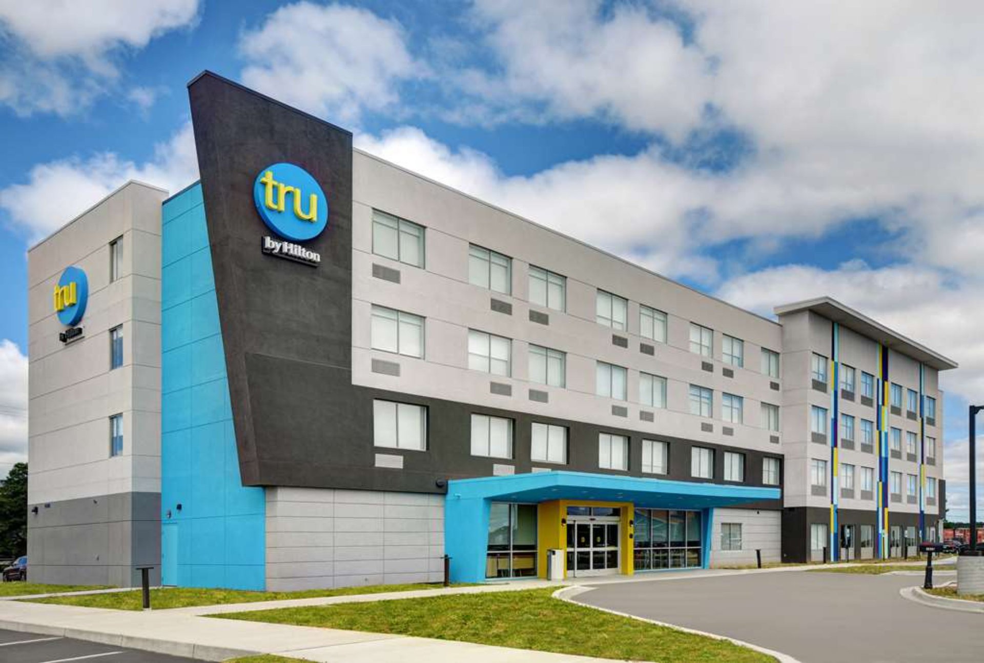 Tru by Hilton Gaylord - Hotel in Gaylord, MI | The Vendry