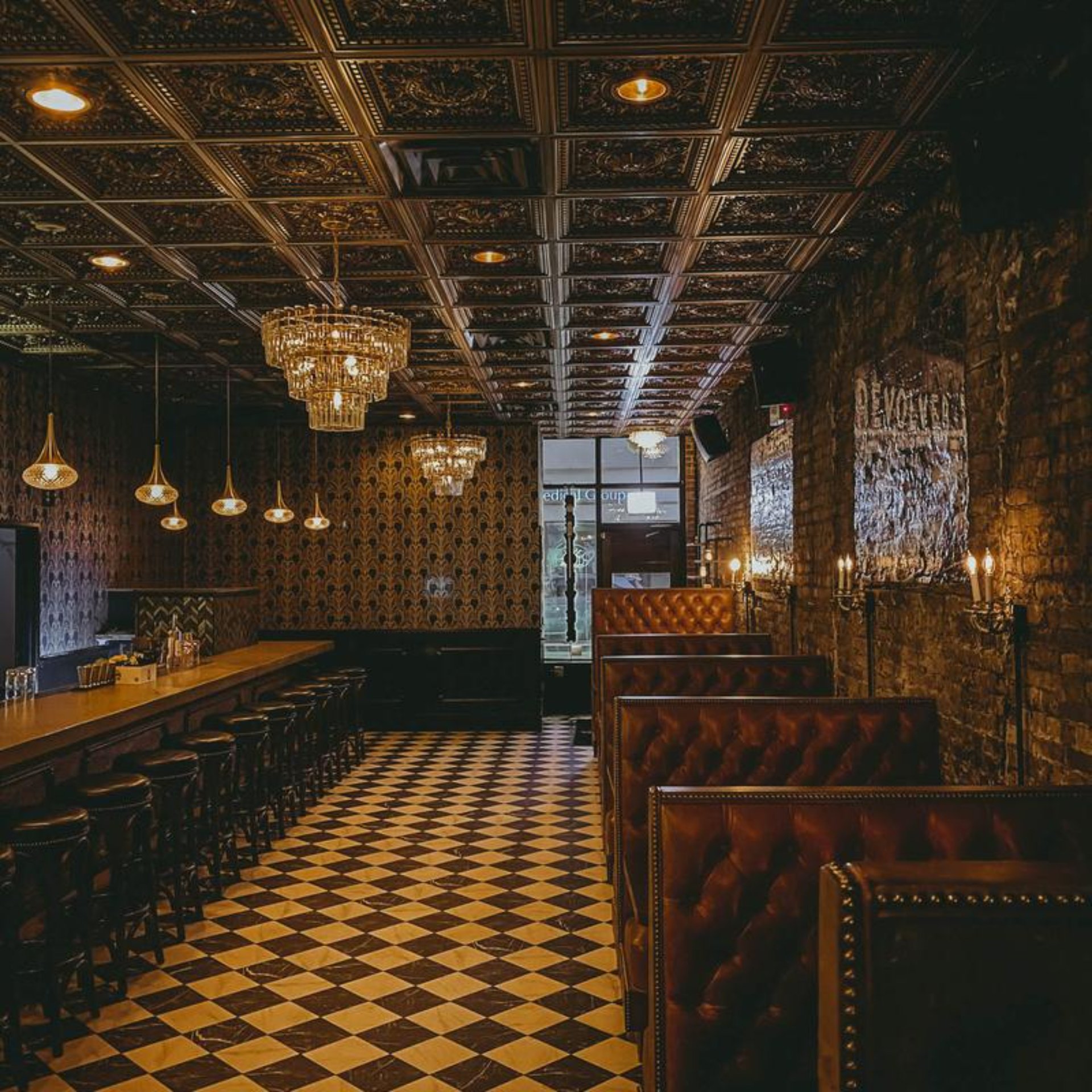 Revolver - Cocktail Bar Restaurant in Chicago, IL | The Vendry