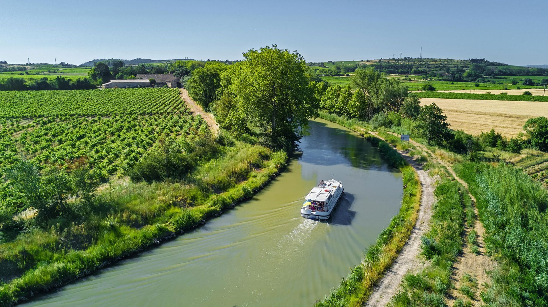 Fluvial Tour Boat Cruise - Boat / Yacht in Roma, Italy | The Vendry